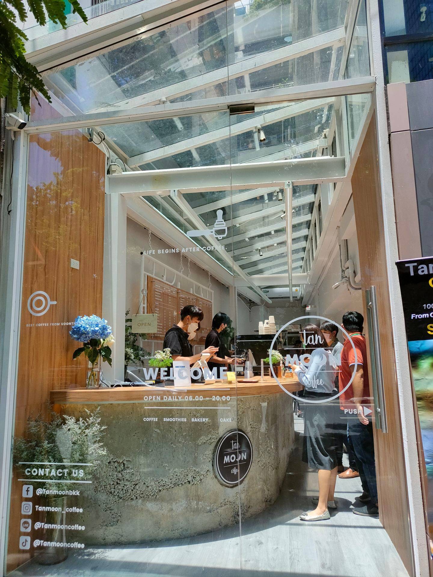 รีวิว TanMoon Coffee สาขาสีลมคอนเน็ค (BTSช่องนนทรี) - ร้านกาแฟเปิดใหม่ ...