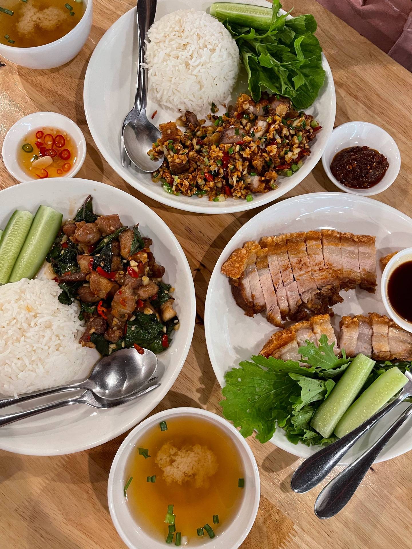ข้าว…คั่วพริกเกลือ ร้าน Krob Kun(กรอบกุน) หอศิลปวัฒนธรรม