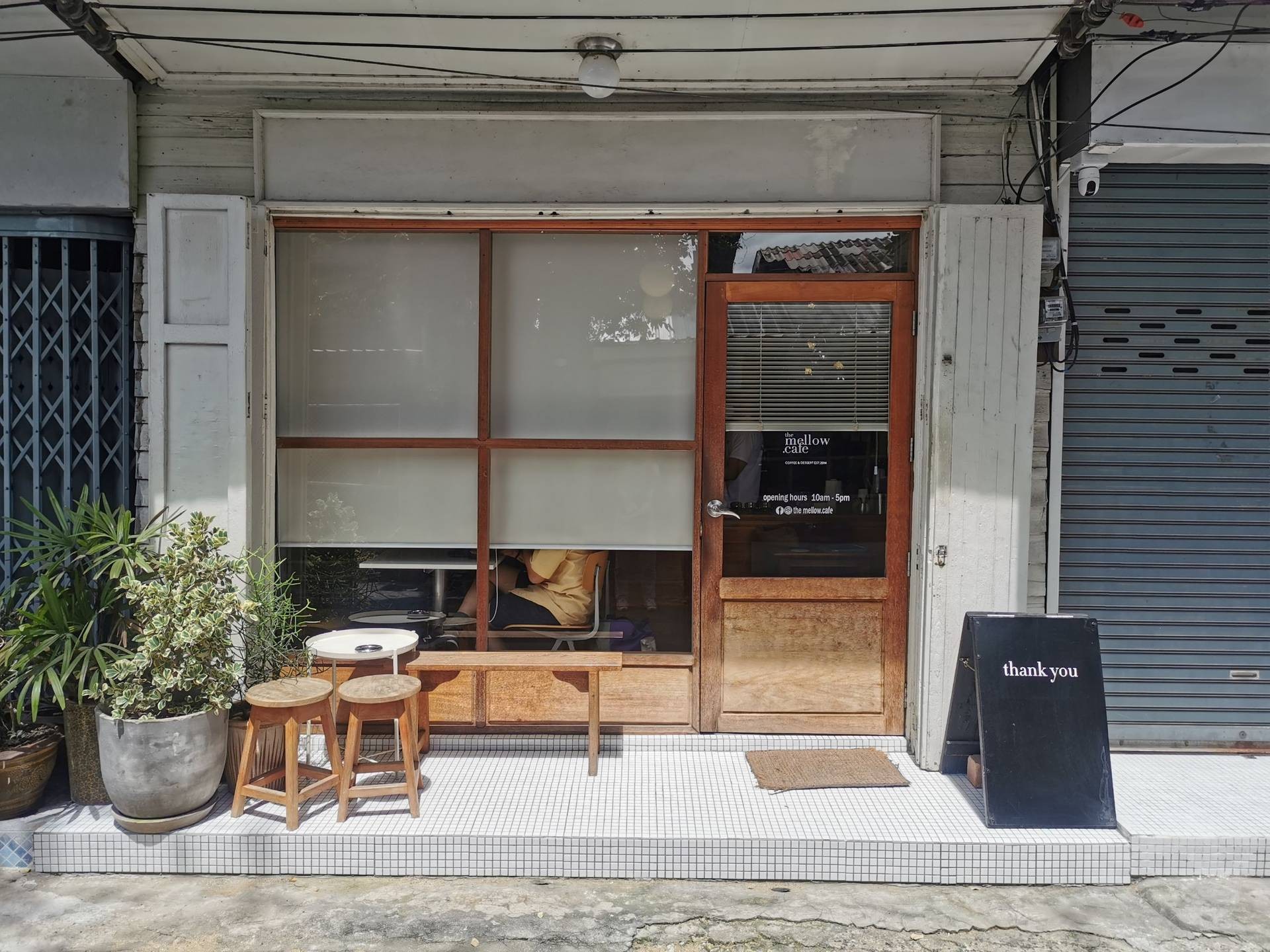 รีวิว the mellow.cafe - มินิมอลคาเฟ่ คนแน่นๆ