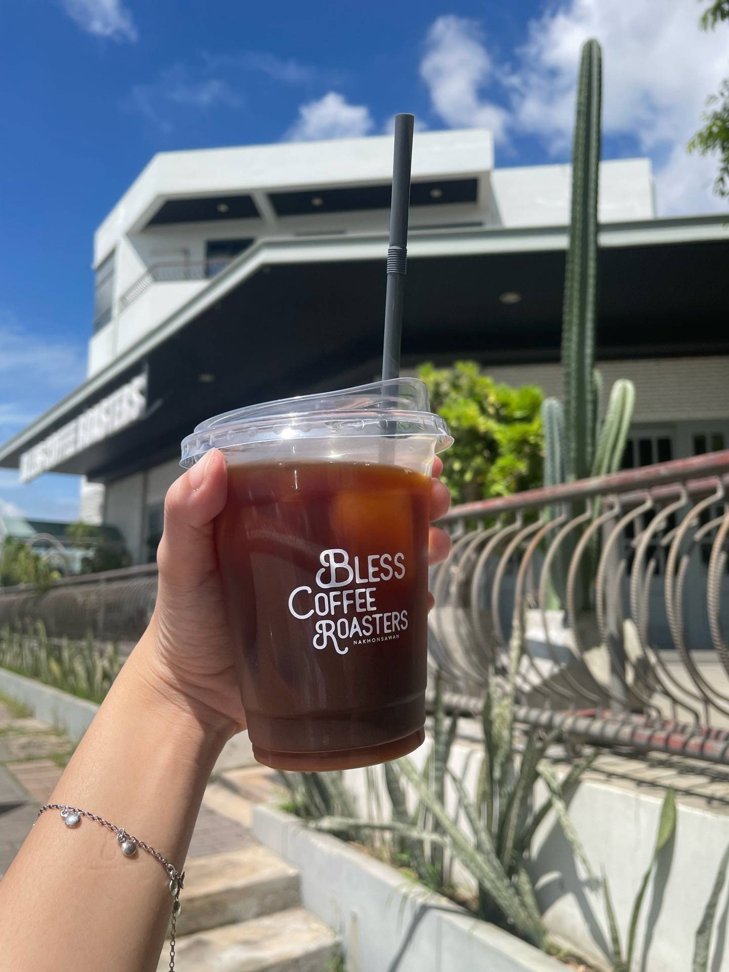 รีวิว Bless Coffee Roaster - ร้านน่ารัก โล่ง โปร่ง น่านั่ง เมนูให้เลือกหลากหลาย