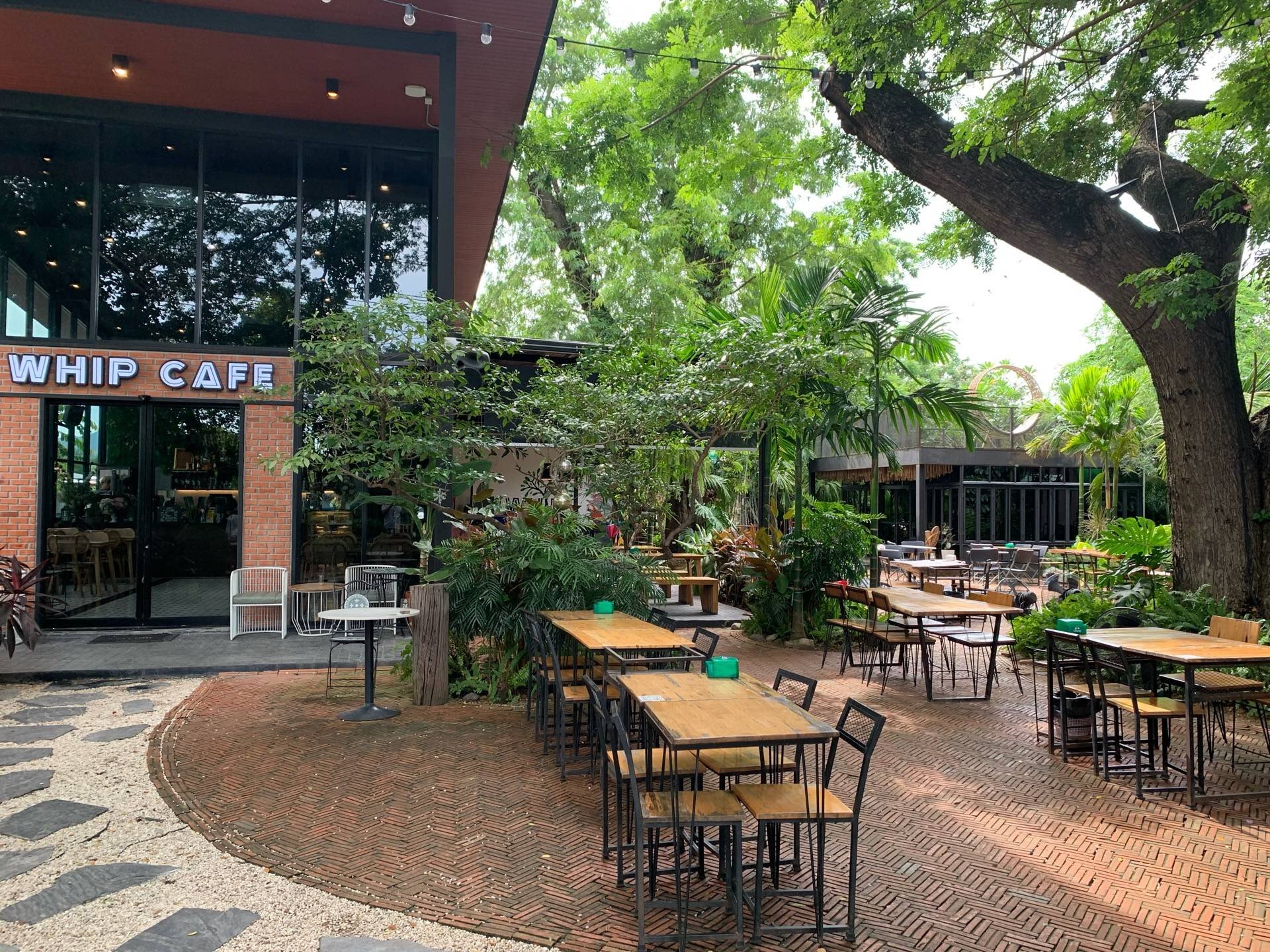 รูป WHIP CAFE Bangsaen - Wongnai