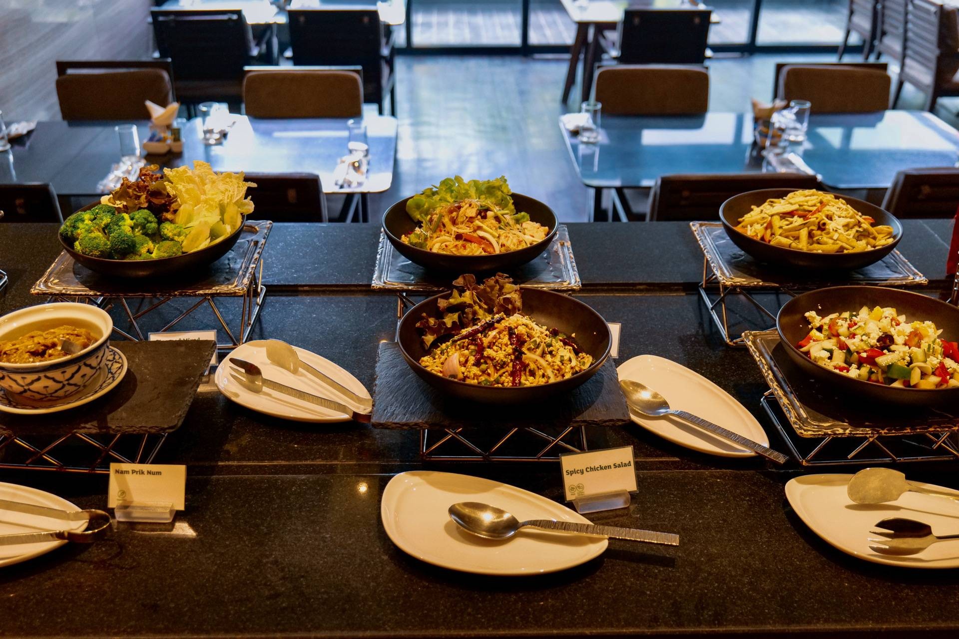 รูป Zeta Cafe โรงแรมฮอลิเดย์อินน์ กรุงเทพฯ