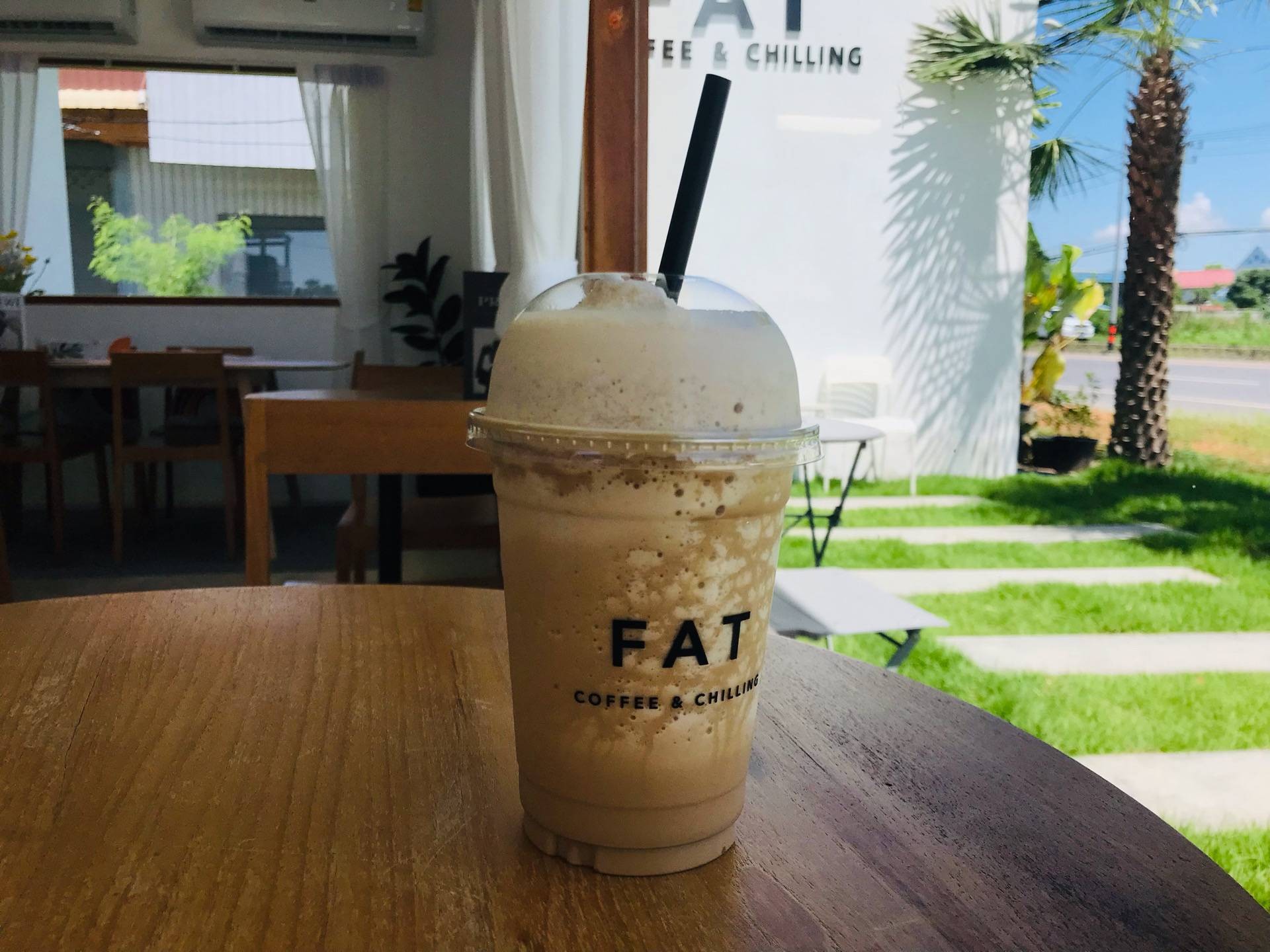 รีวิว Fat.coffee.chilling - ดีย์ค่ะ ติดกาแฟร้านนี้ มาก เข้ม นุ่ม 👍👍