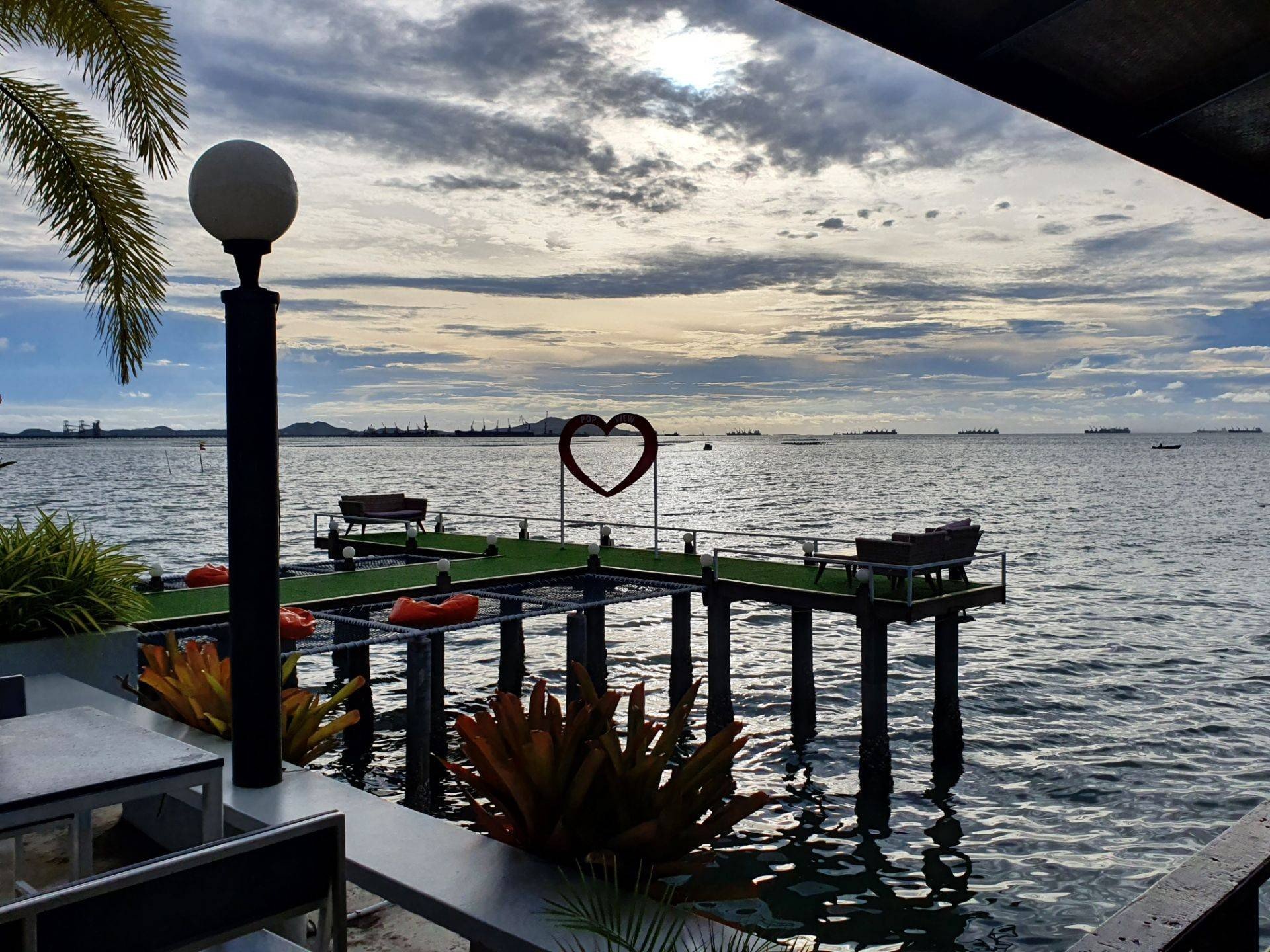 รูป Pop View Sriracha