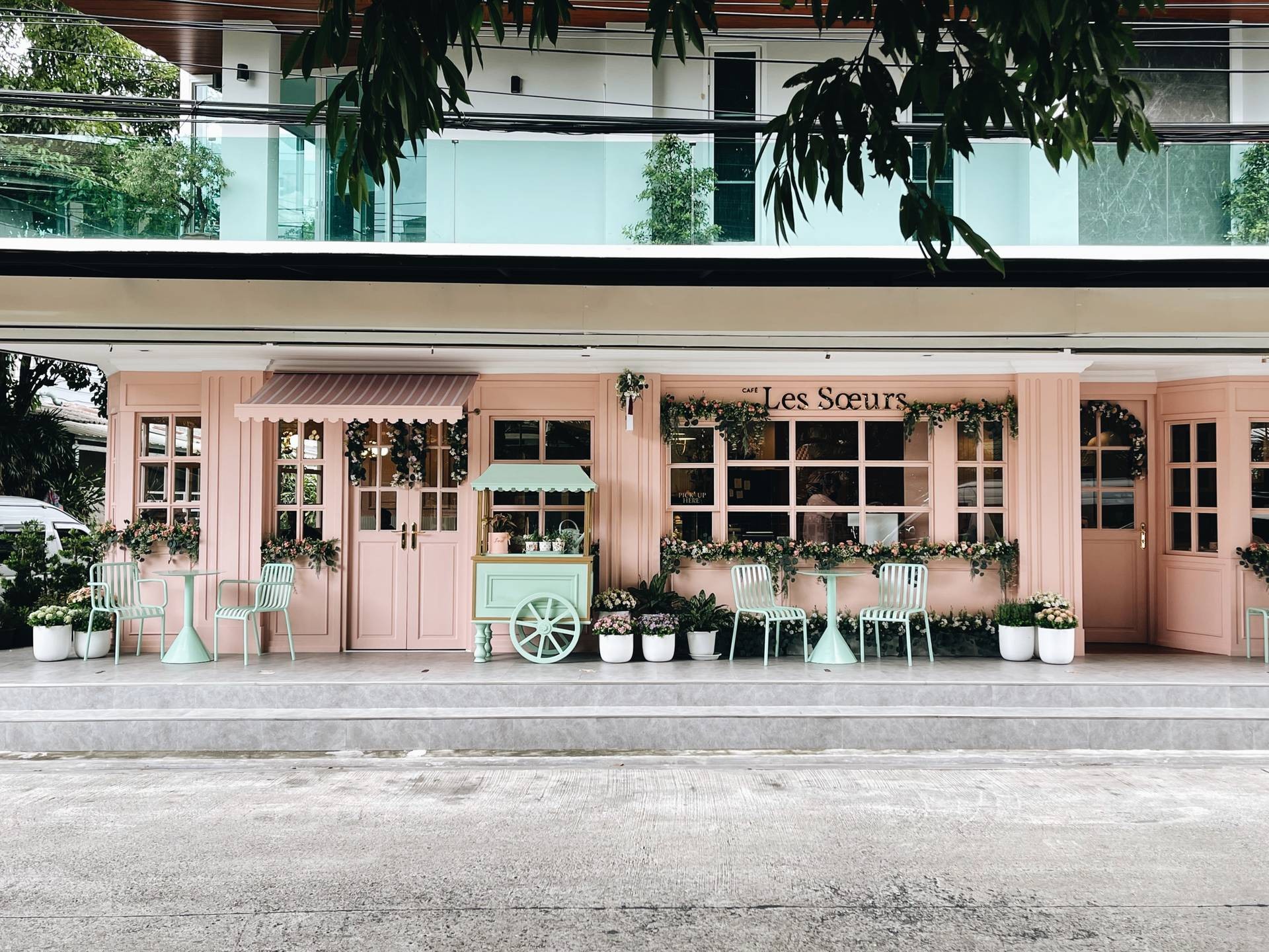 รีวิว Café Les Sœurs - - Cafe Les Soeurs คาเฟ่สีชมพูที่มีดีเรื่องเฟรนซ์เบเกอรี