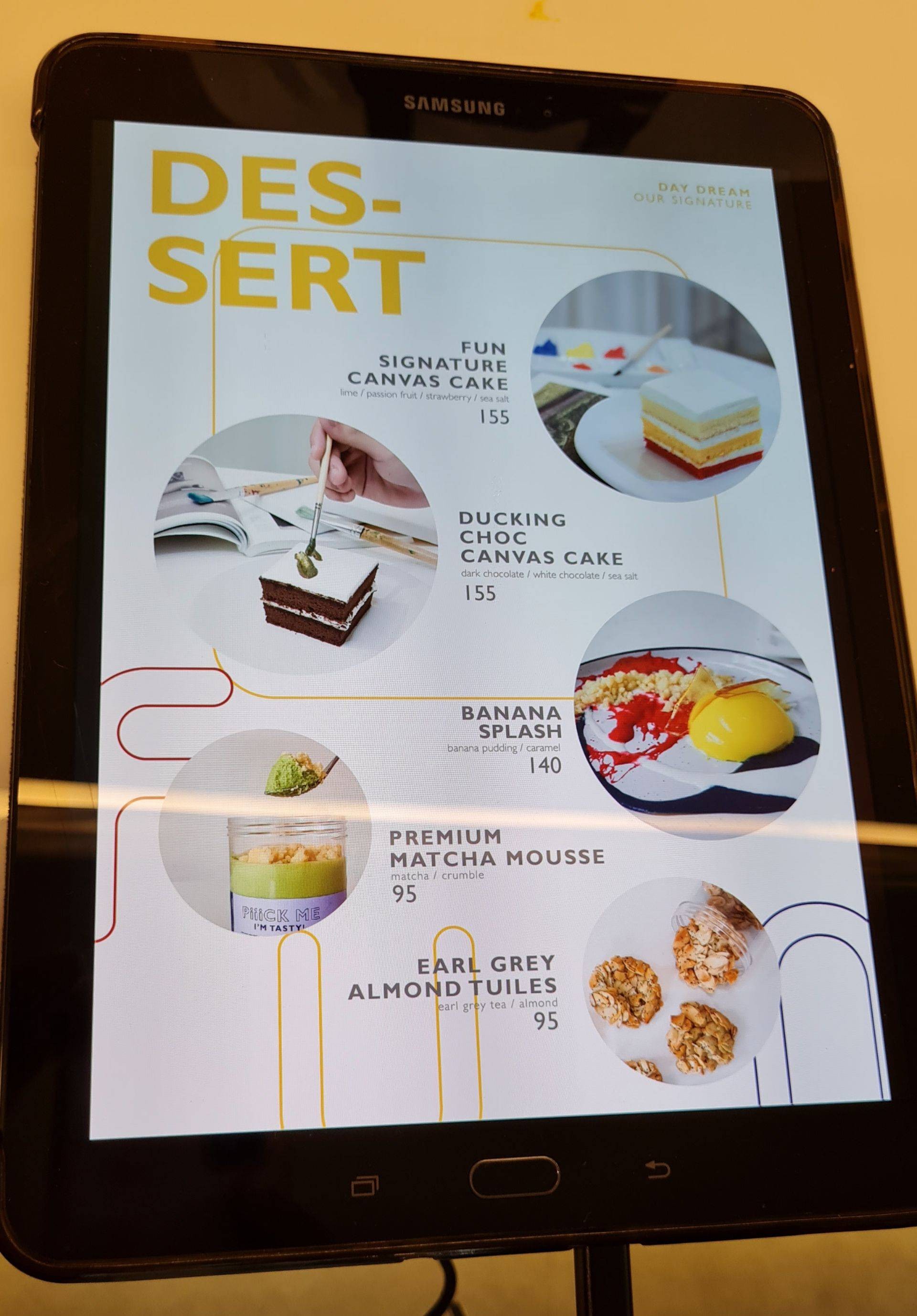 รูป FUN Cafe Bangkok มหาพฤฒาราม