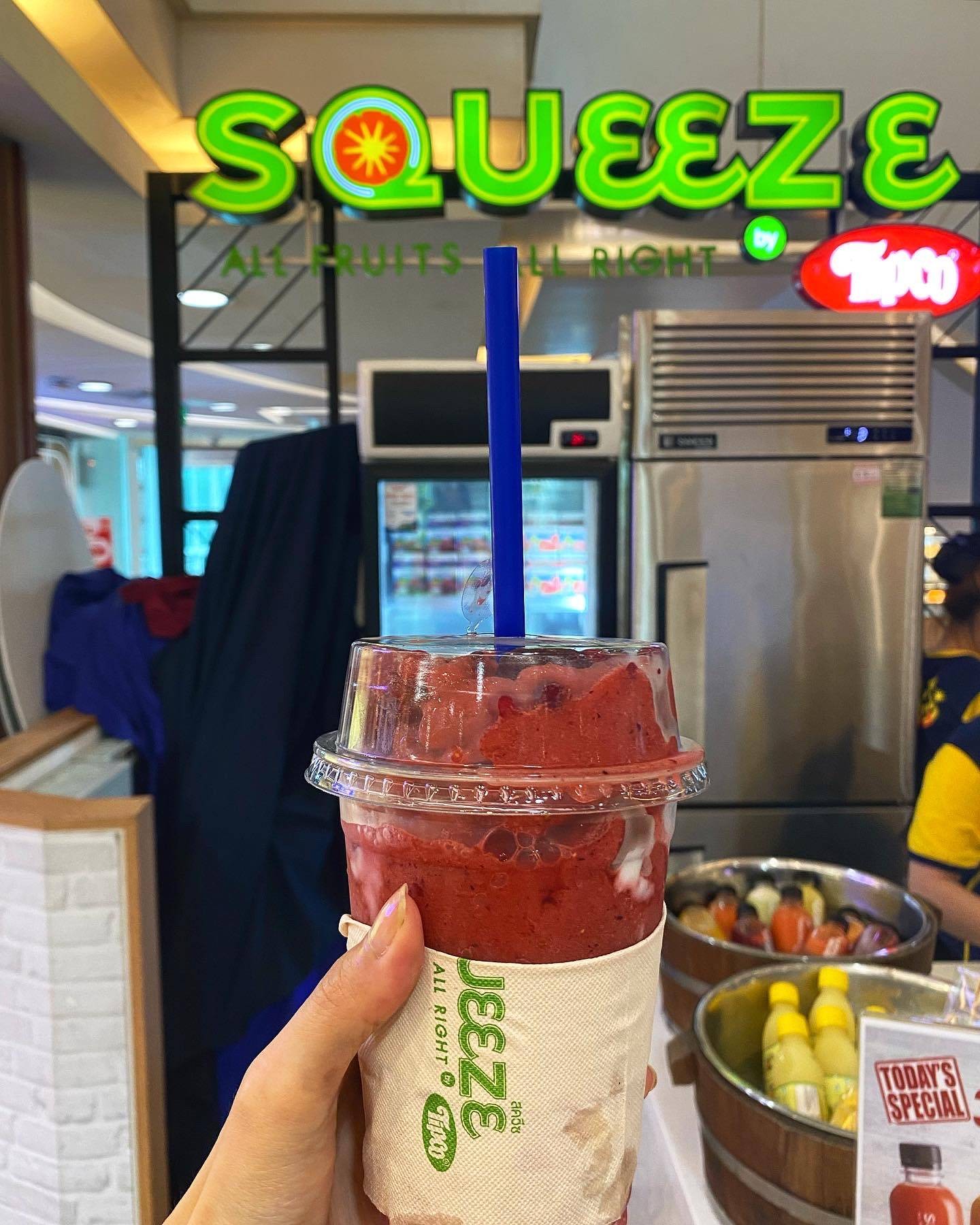 รีวิว Squeeze by Tipco รพ. กรุงเทพ Bangkok plaza - น้ำผลไม้อร่อย สดชื่น ร้านประจำ