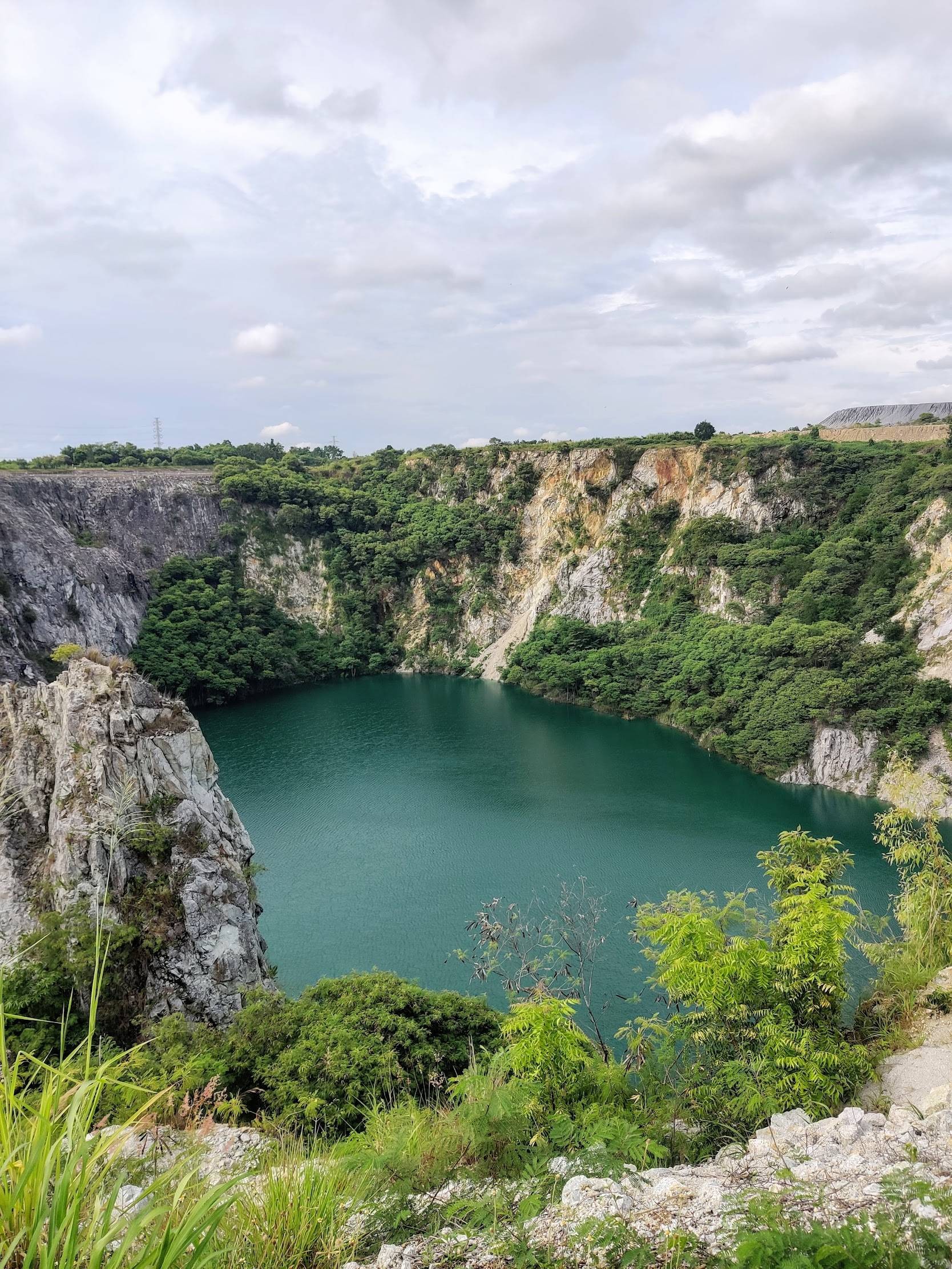 รีวิว LOF LAND - เป็นค่าเฟ่ที่สวยดี - Wongnai