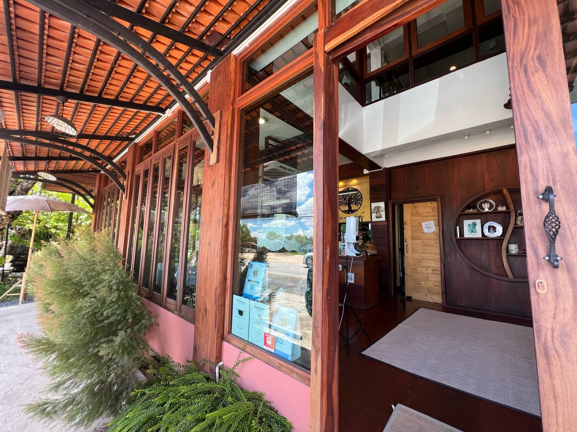 รีวิว Tree of life cafe ต้นไม้แห่งชีวิต สารภี - ร้านน่ารัก สวนด้านหลังสวย
