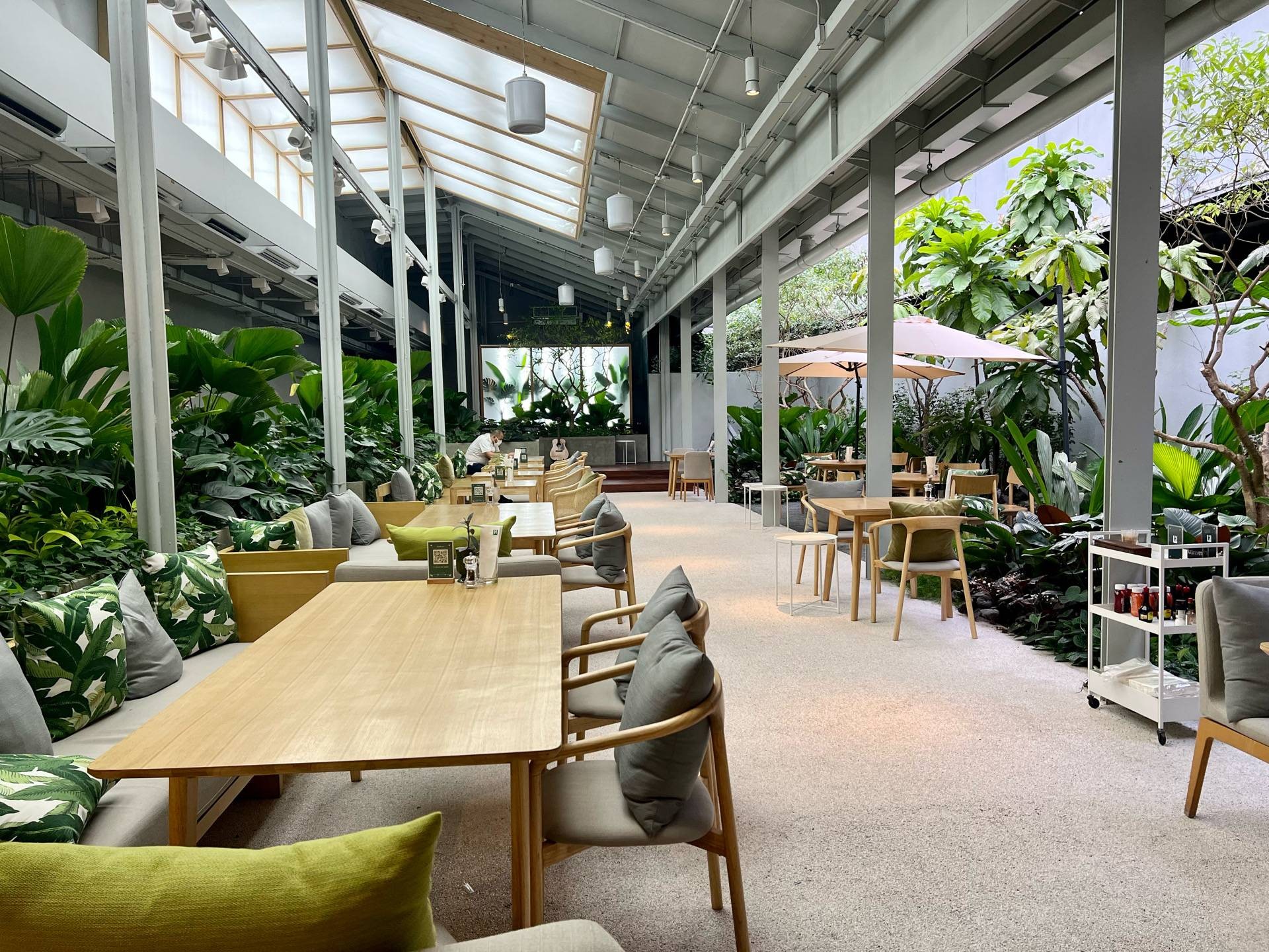 รีวิว WH cafe - บรรยากาศร่มรื่นกับ Brunch ดีๆ เปิดถึง 4 โมงเย็น - Wongnai