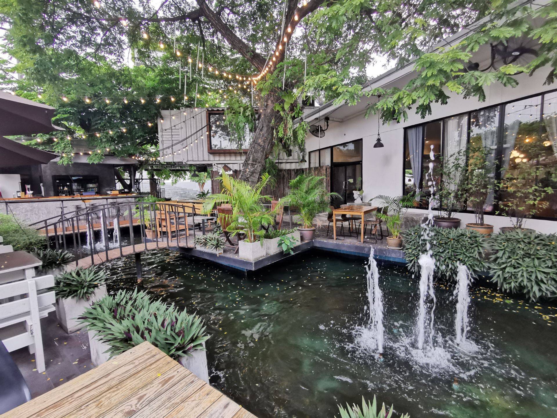 รูป Gimmick Cafe & Restaurant gimmickcaferestaurant