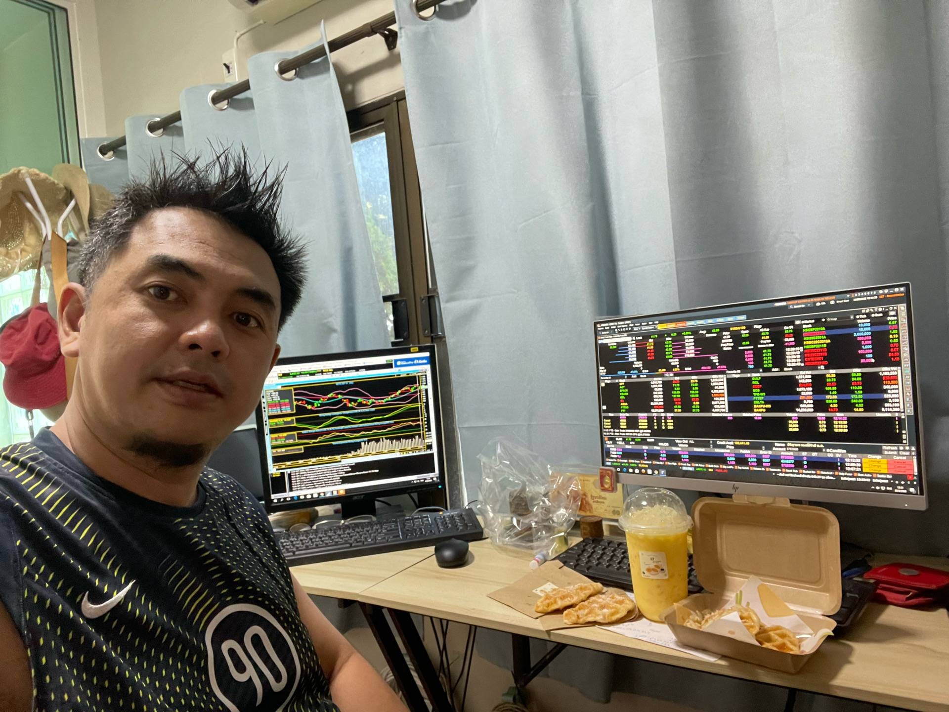 รีวิว ครอฟเฟิล&คอฟฟี่ By Jayya - ลองสั่งครอฟเฟิลมาชิม