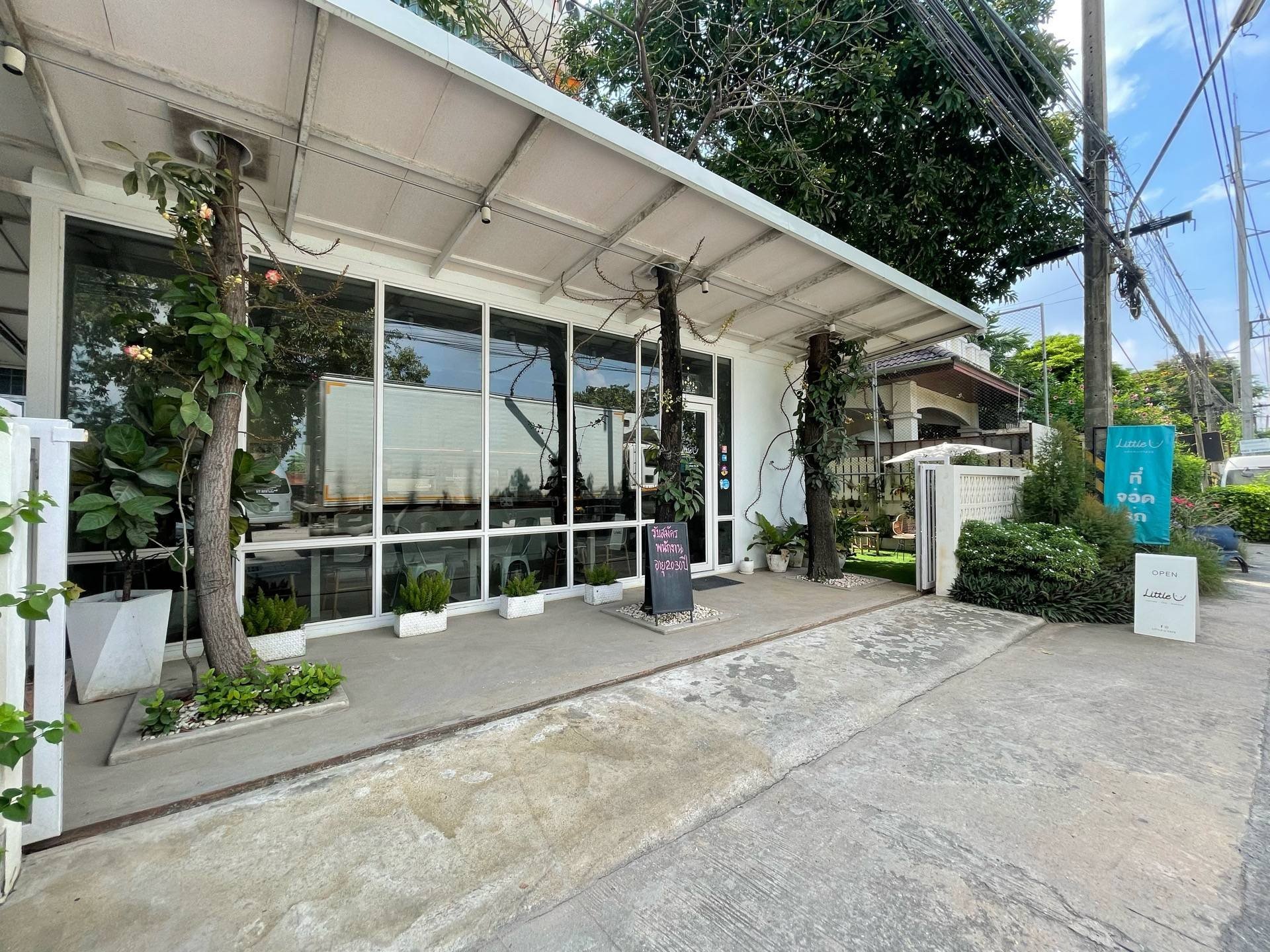 รีวิว Little U Cafe อุดมวิทยา - ร้านกาแฟมินิมอล กาแฟดีราคาไม่แพง - Wongnai