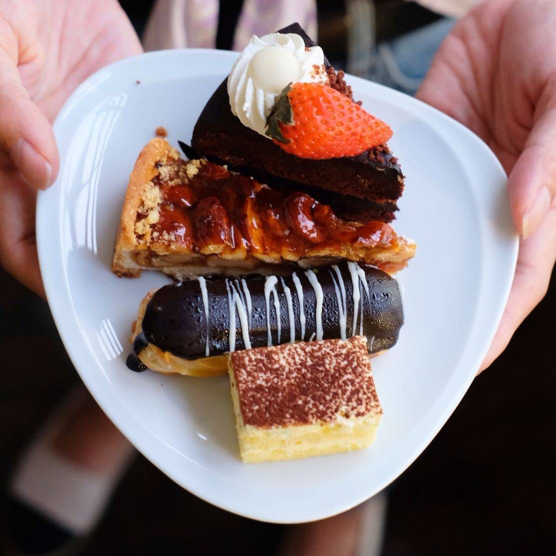 รูป Zeta Cafe โรงแรมฮอลิเดย์อินน์ กรุงเทพฯ