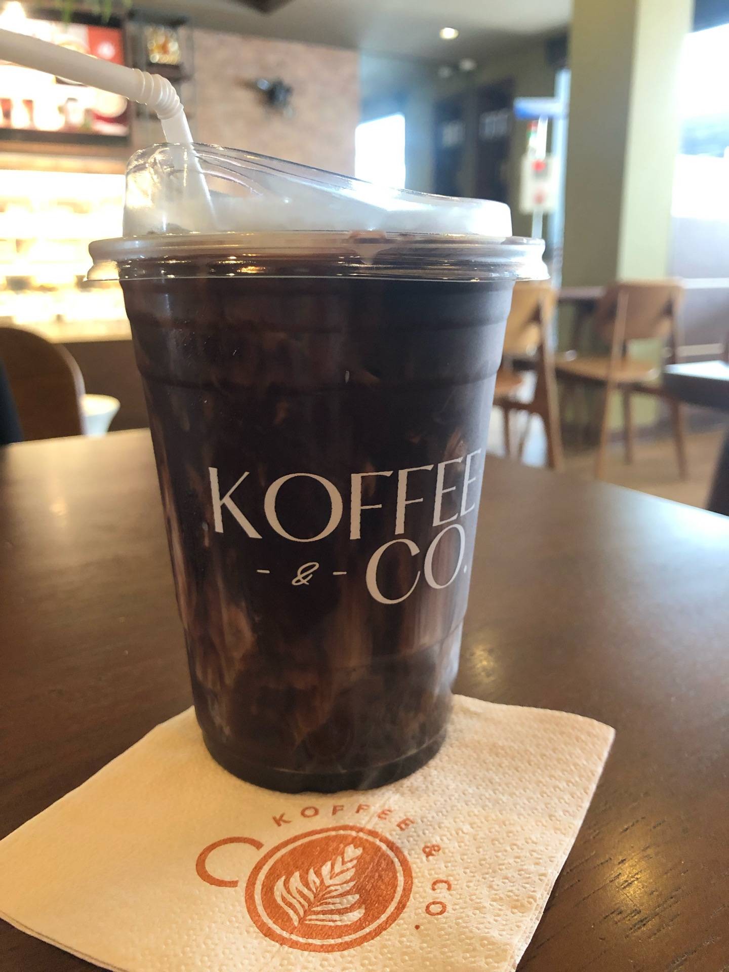 รีวิว Koffee & co. สนามเป้า - บรรยากาศเงียบสงบท่ามกลางถนนที่วุ่นวาย ...