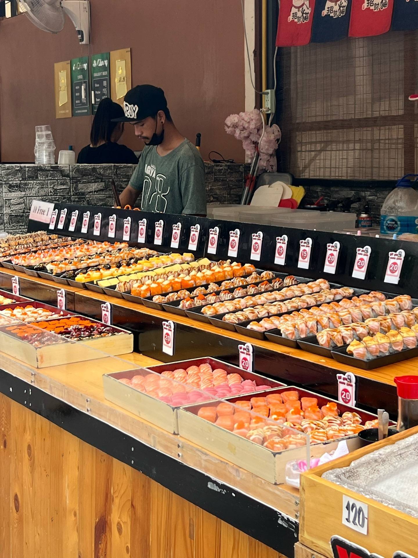 รีวิว ตลาดจ๊อดแฟร์ - Jodd Fair พระราม 9 สวรรค์ของนักกินโดยแท้ 🍦🍎🌮🍩