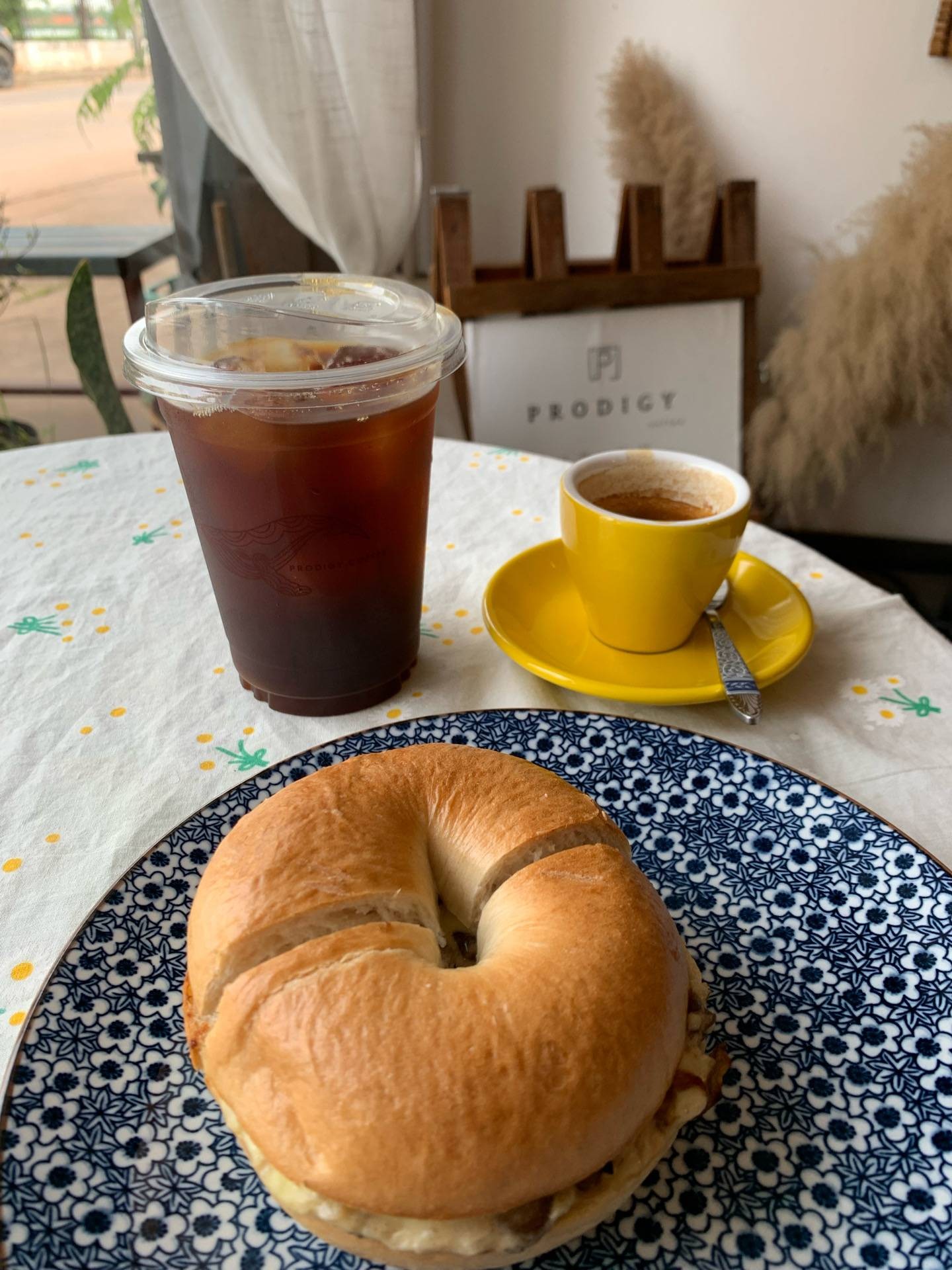 รีวิว Prodigy Coffee - ร้านกาแฟริมบึงแก่นนคร