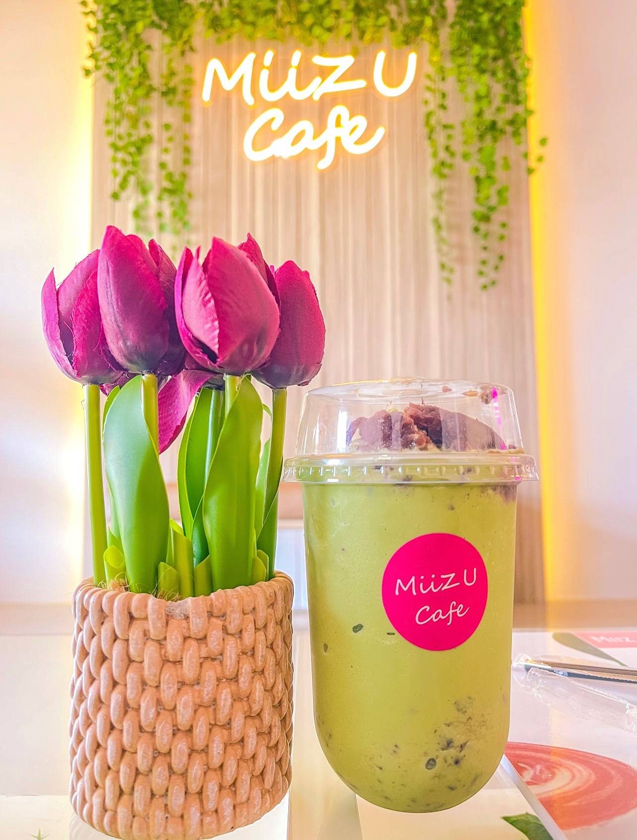 รีวิว MiiZ U Cafe - เครื่องดื่มรสชาติเข้มข้น อร่อยมากครับ นั่งทานที่ ...