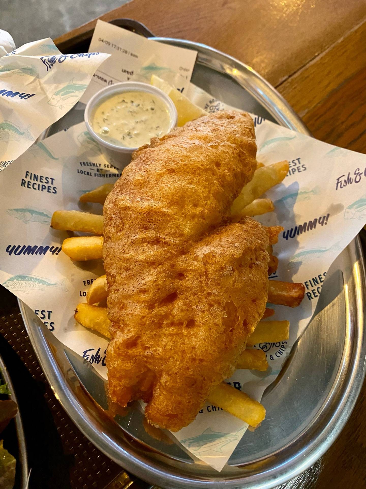 รีวิว Fishmonger - The House of Fish & Chips ถนนเพชรบุรี - ปลาทอดได้ ...