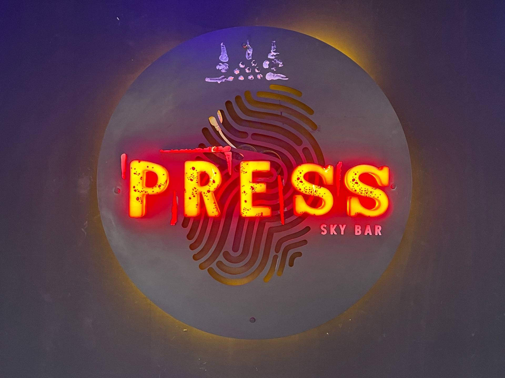 รีวิว Press Sky Bar The Printing House Poshtel - วิวหลักล้าน ราคาอาหารหลักร้อย คุ้มมาก