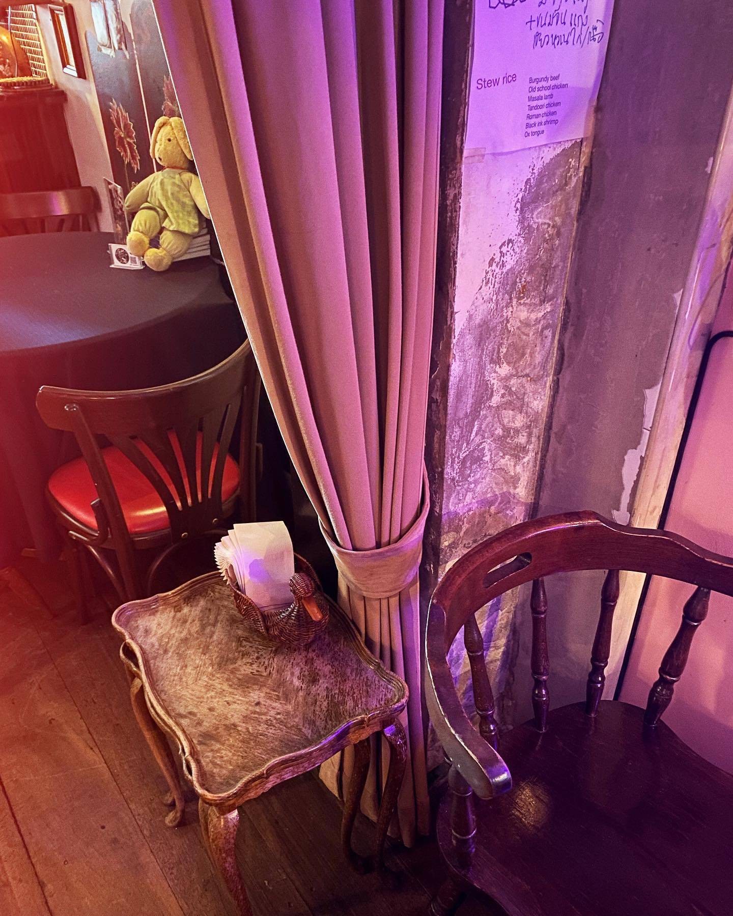 รูป A Pink Rabbit + Bob ท่าเตียน