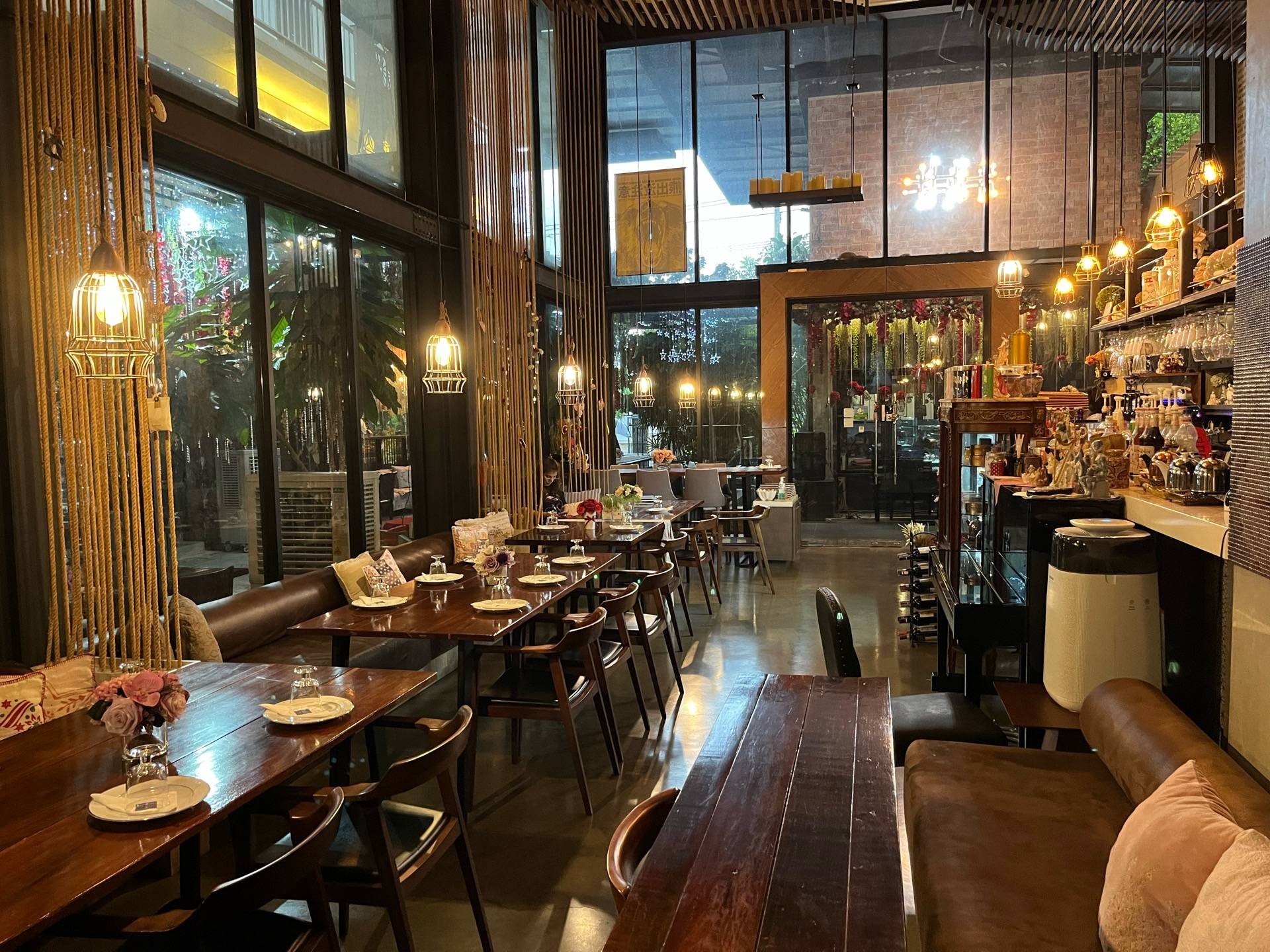 รูป The Little Friday Cafe&Bristro บางบอน 4