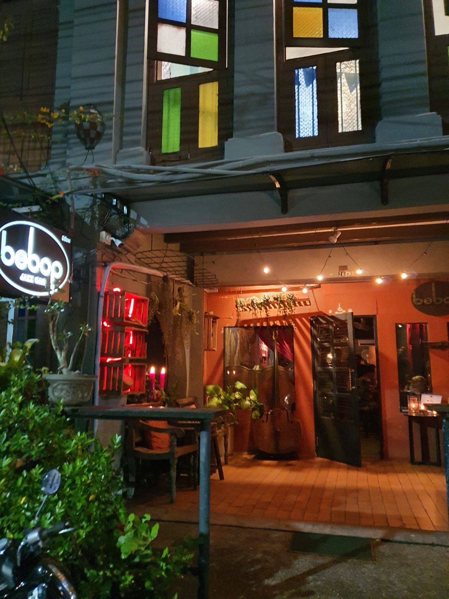 รีวิว Bebop Live Music Bar - บาร์เล่นสด บรรยากาศสนุกๆ