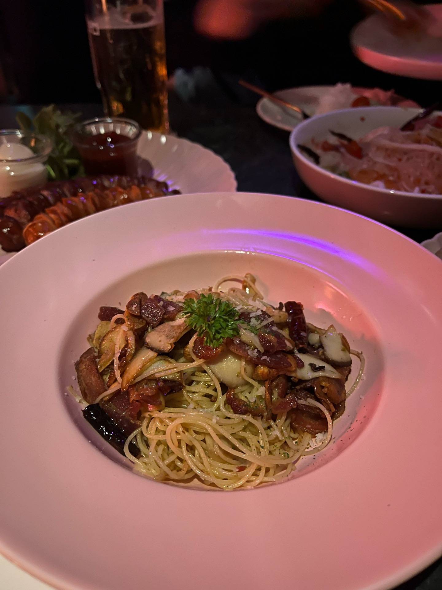 Angle Hair เบคอนพริกกระเทียม ร้าน The Cassette Music Bar Groove Central ...