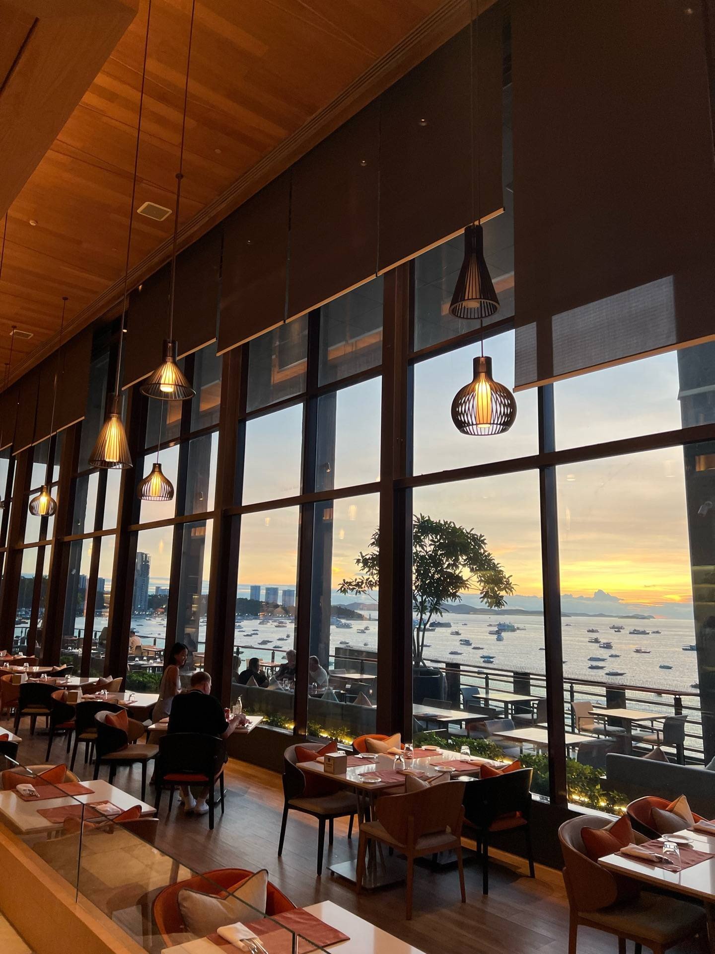 รูป Edge, Hilton Pattaya Hilton Pattaya Hotel