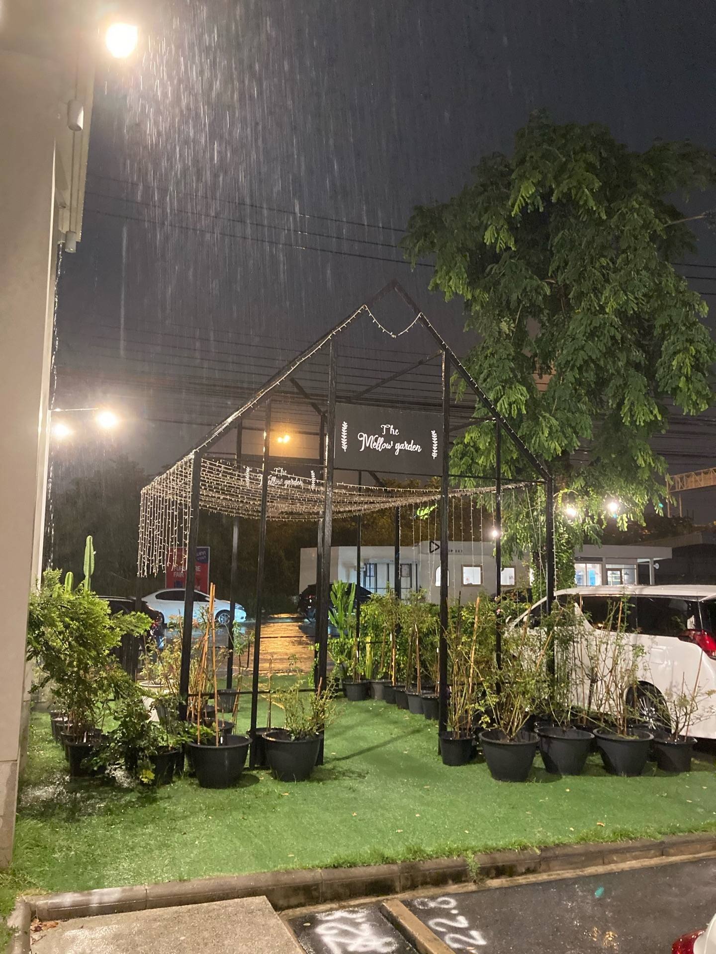 รูป Mellow Garden Restaurant & Bakery