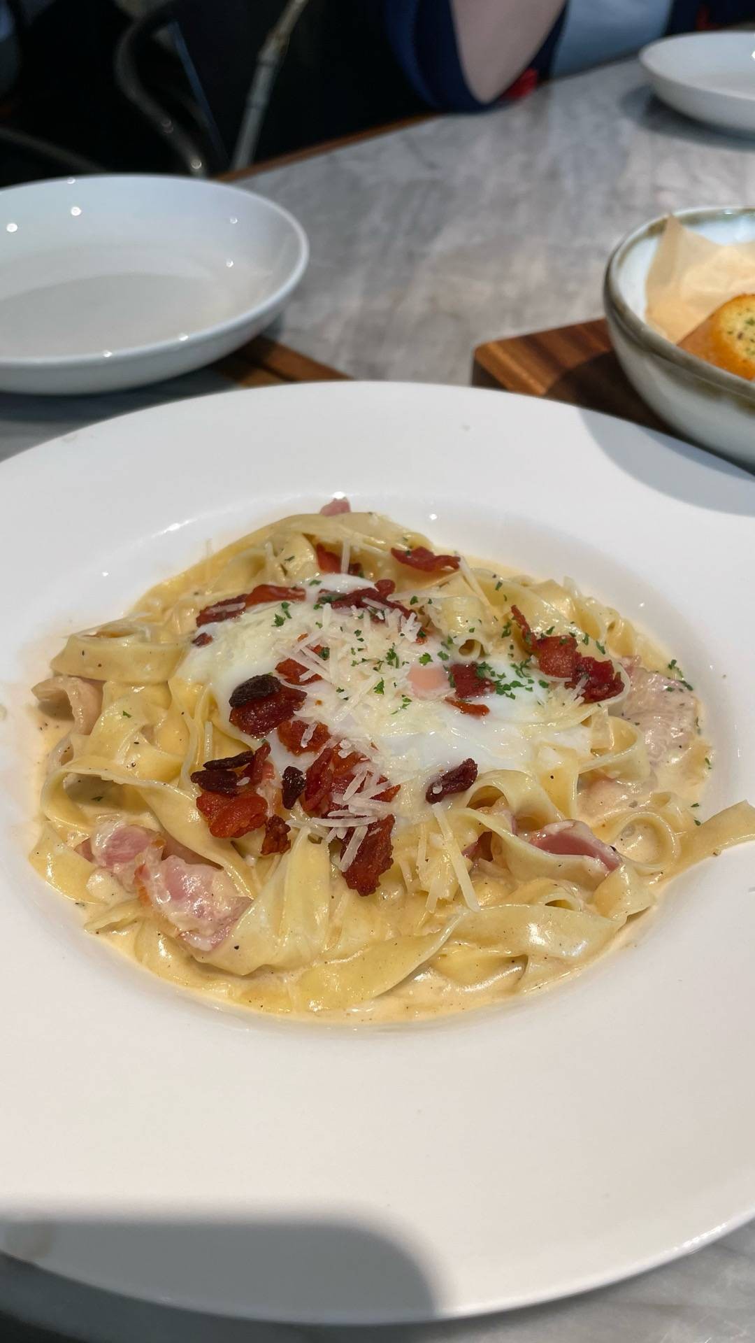 Creamy Carbonara ร้าน Fam Time Steak and Pasta - Wongnai