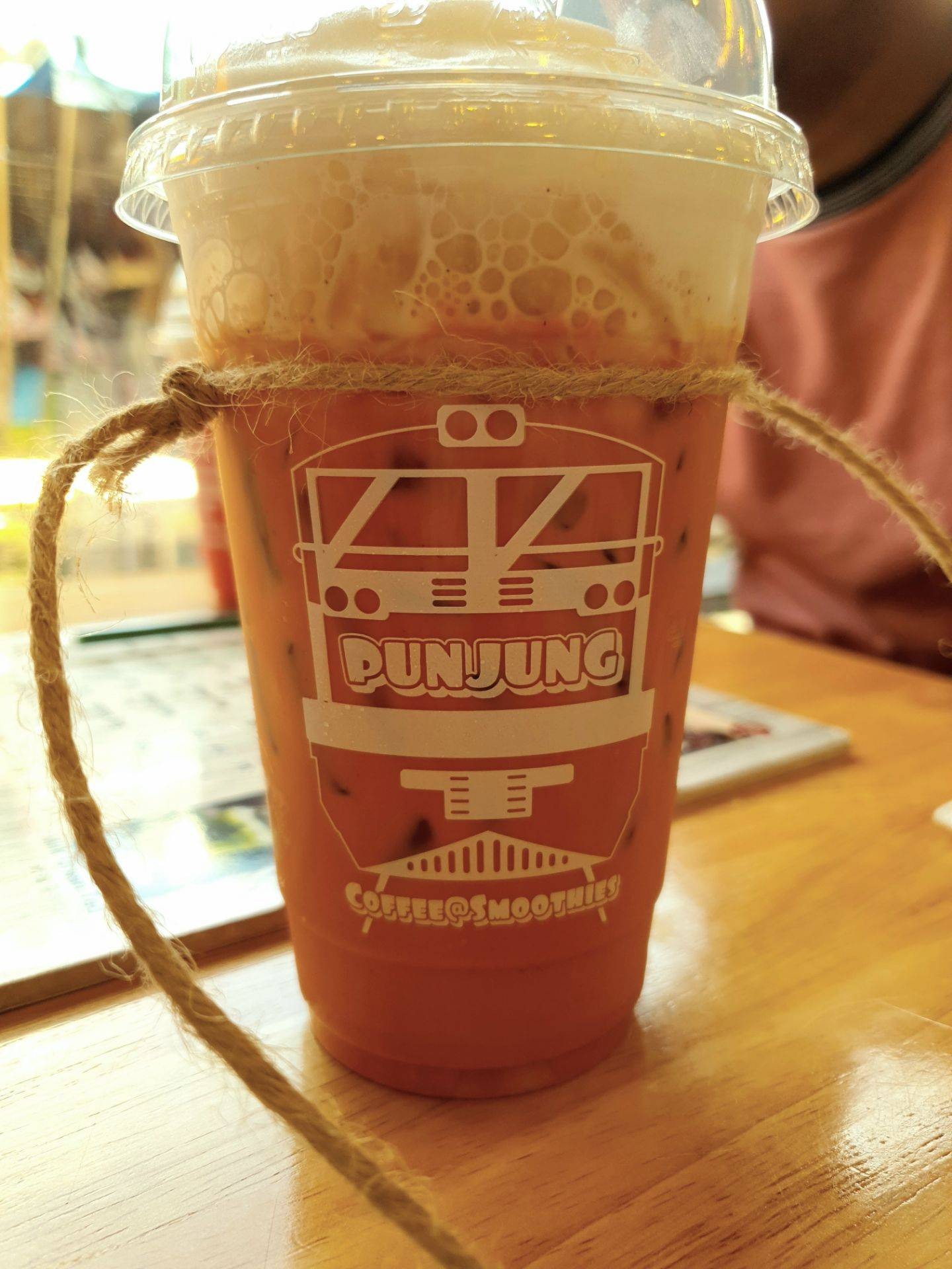 รีวิว ปั่นจัง- Punjung ตลาดร่มหุบ - คาเฟ่นั่งชมรถไฟผ่านตลาดร่มหุบ วิวดี ...