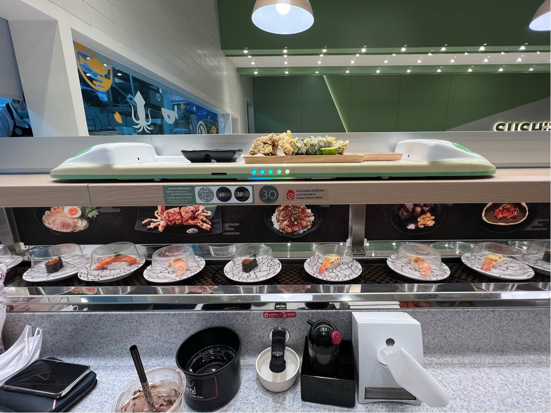 รีวิว SUSHi PLUS (ซูชิ พลัส) เมกา บางนา - ร้านซูชิสายพานหลายหลายเมนู