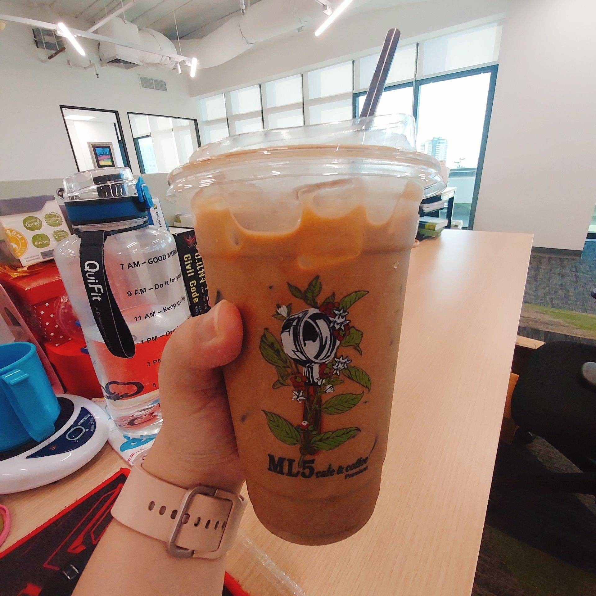 รีวิว ML 5 cafe coffee ศาลาแดง - สั่งหวานน้อยแล้วขมอ่ะ ใครไม่ชอบหวาน ...
