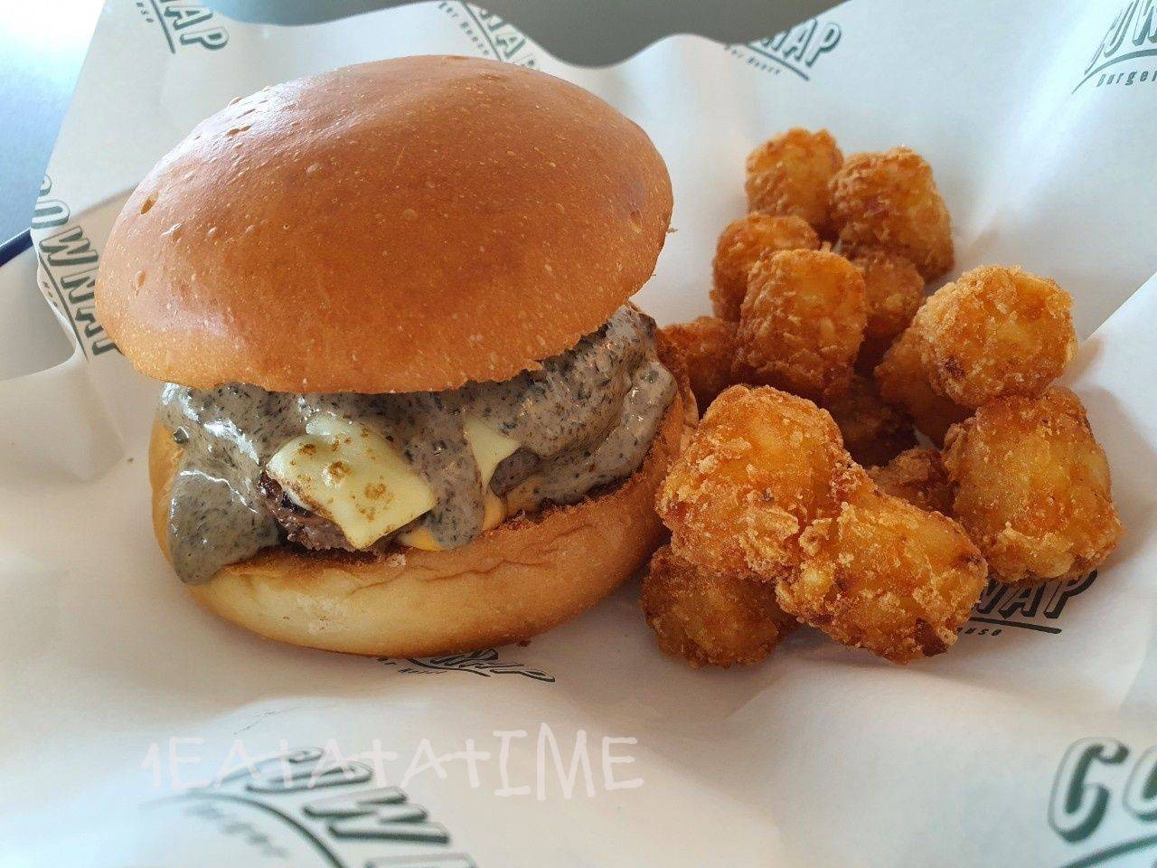 Truffle Tim + Tater Tots ร้าน COWNAP Burger House - Wongnai