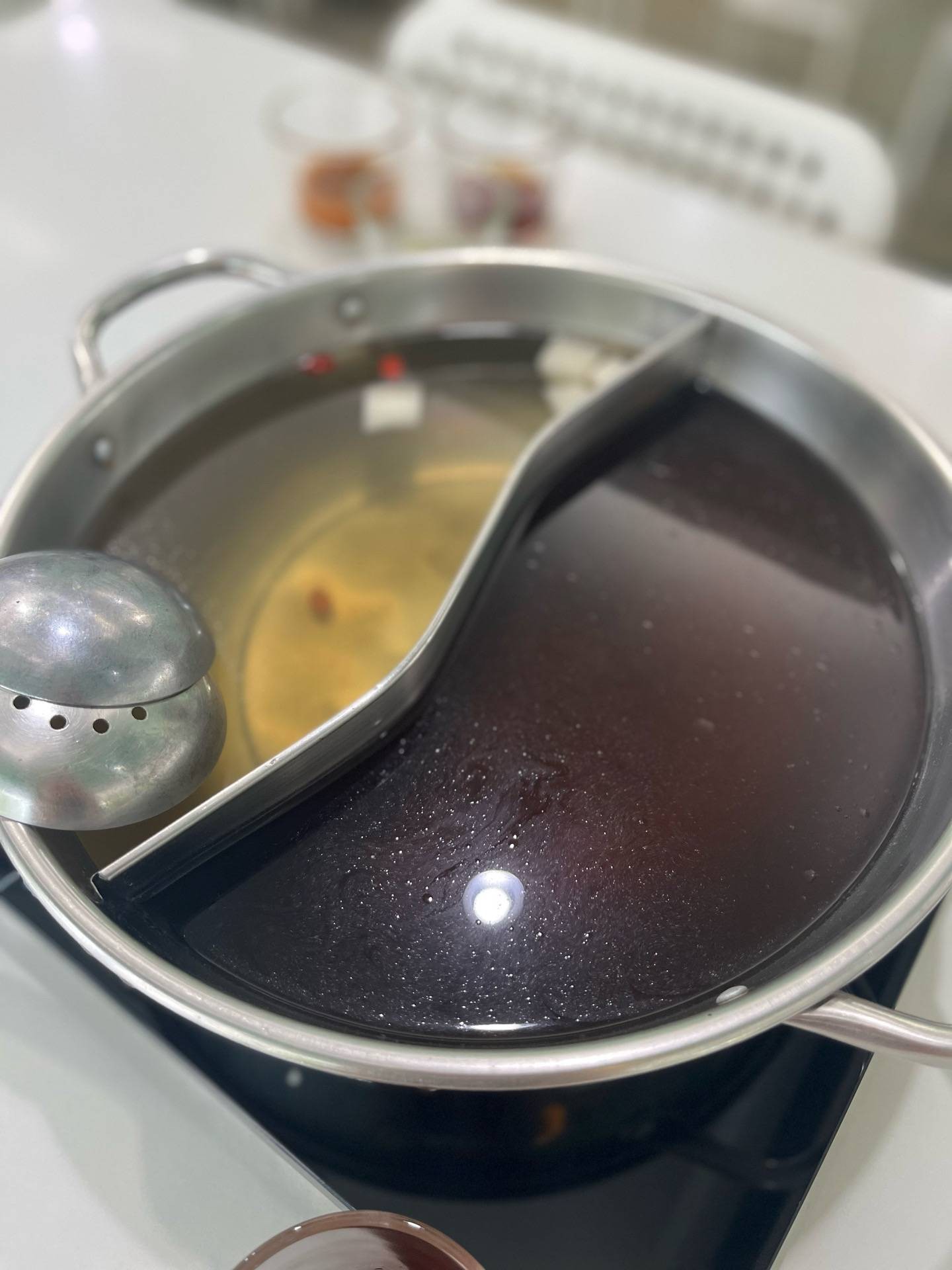 น้ำซุป น้ำใส น้ำดำ ร้าน Sim Suki Family Resteraunt