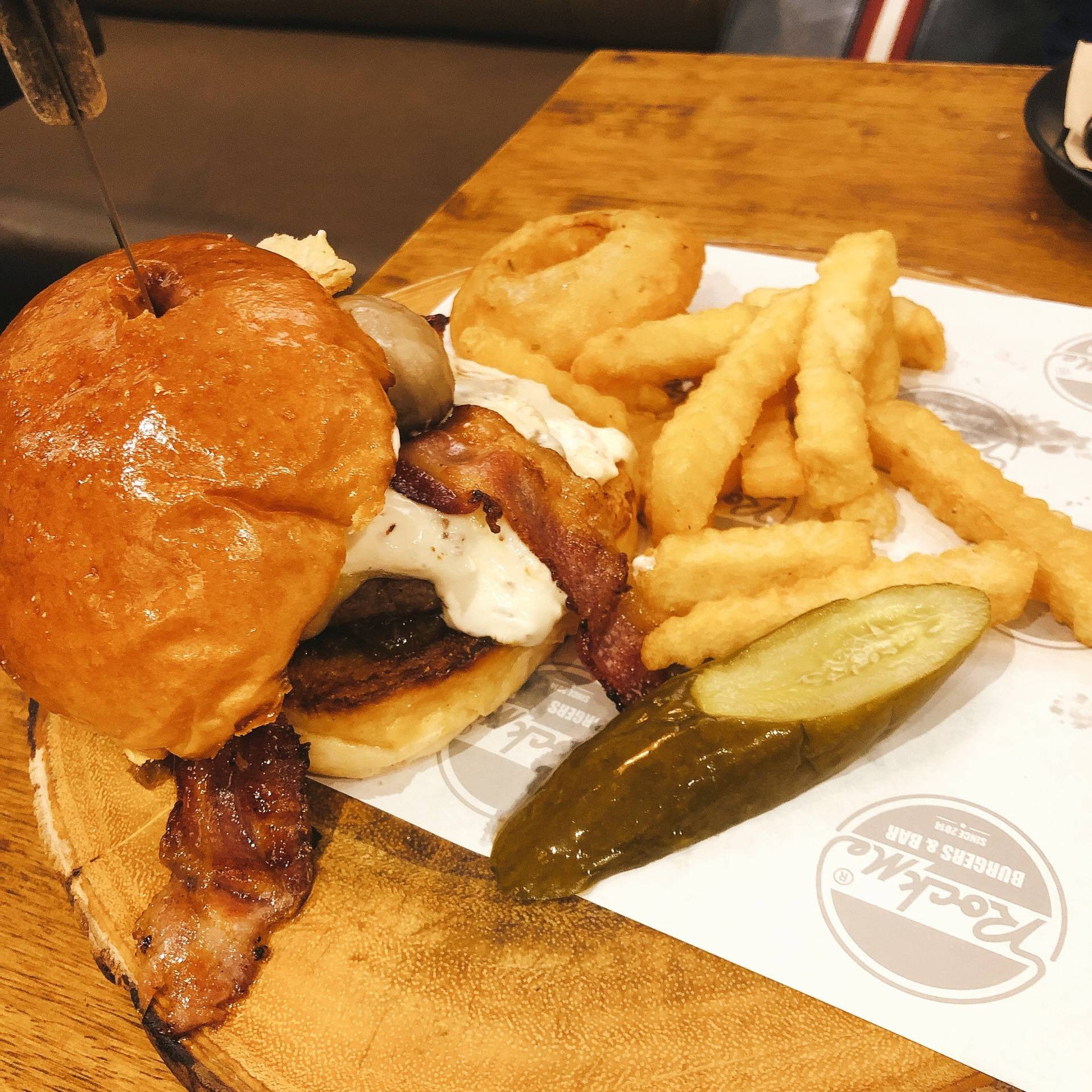 รูป Rock Me Burger & Bar นิมมานเหมินท์ - Wongnai
