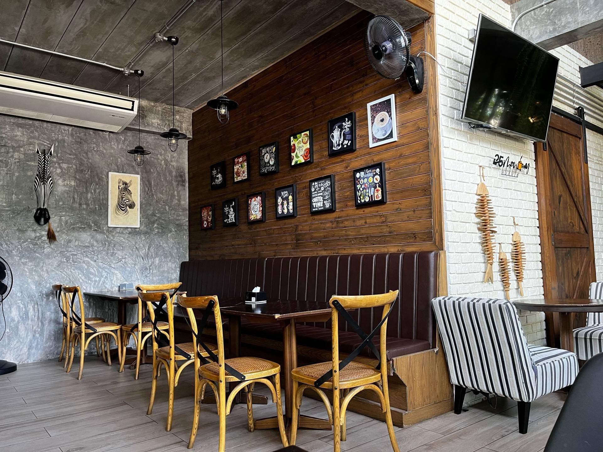 รูป 25 Monday cafe'