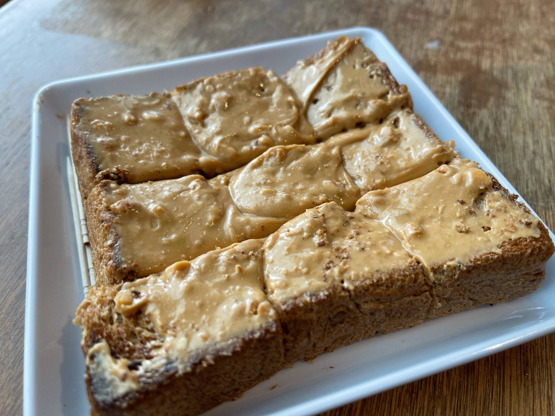 Peanut butter multigrain thick toast ร้าน Toast Box Vivo City
