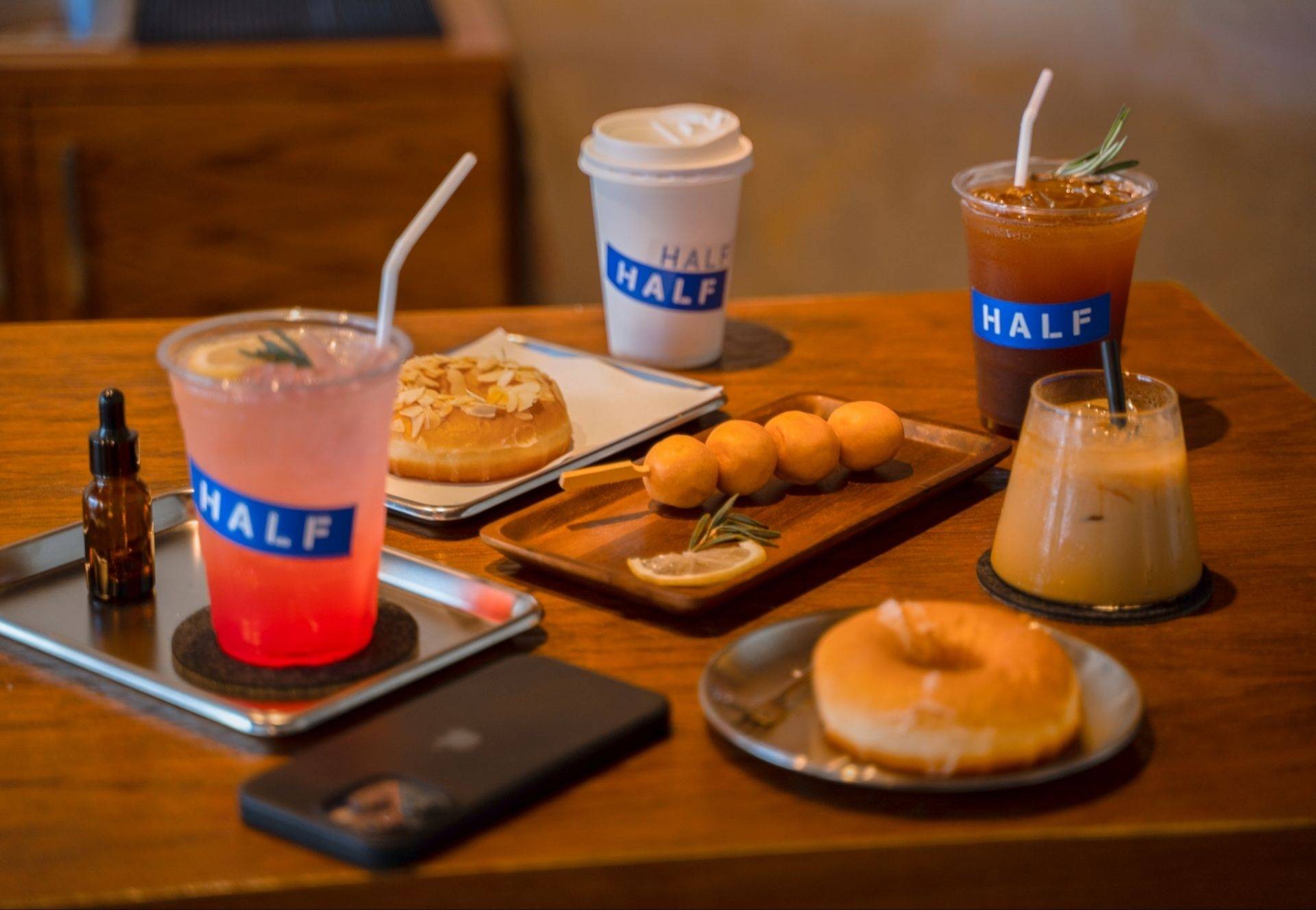 รีวิว Half Cafe ไสไทย - กาเเฟหอมสดชื่นมากๆ