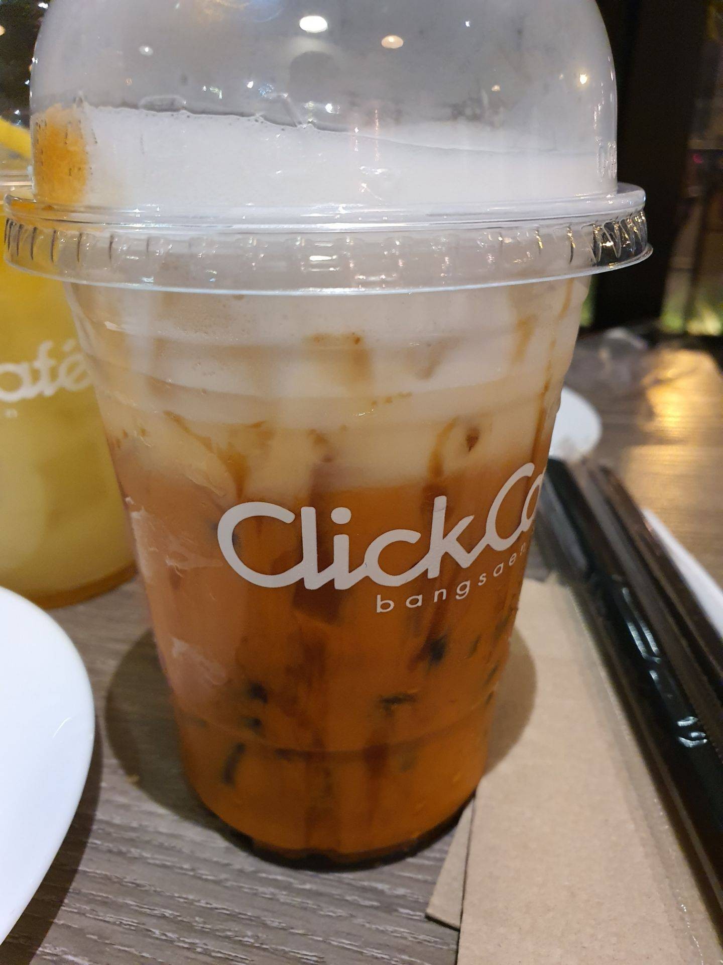 ชาไทยเย็น • พอใช้ได้ ร้าน Click Cafe' - Wongnai