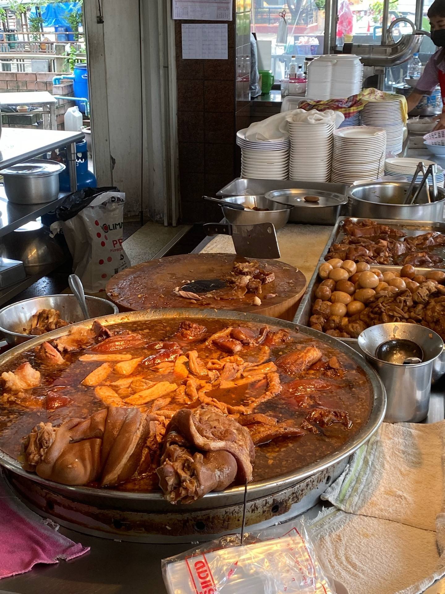 ข้าวขาหมู ร้าน ขาหมูเหม่งจ๋าย ประชาอุทิศ