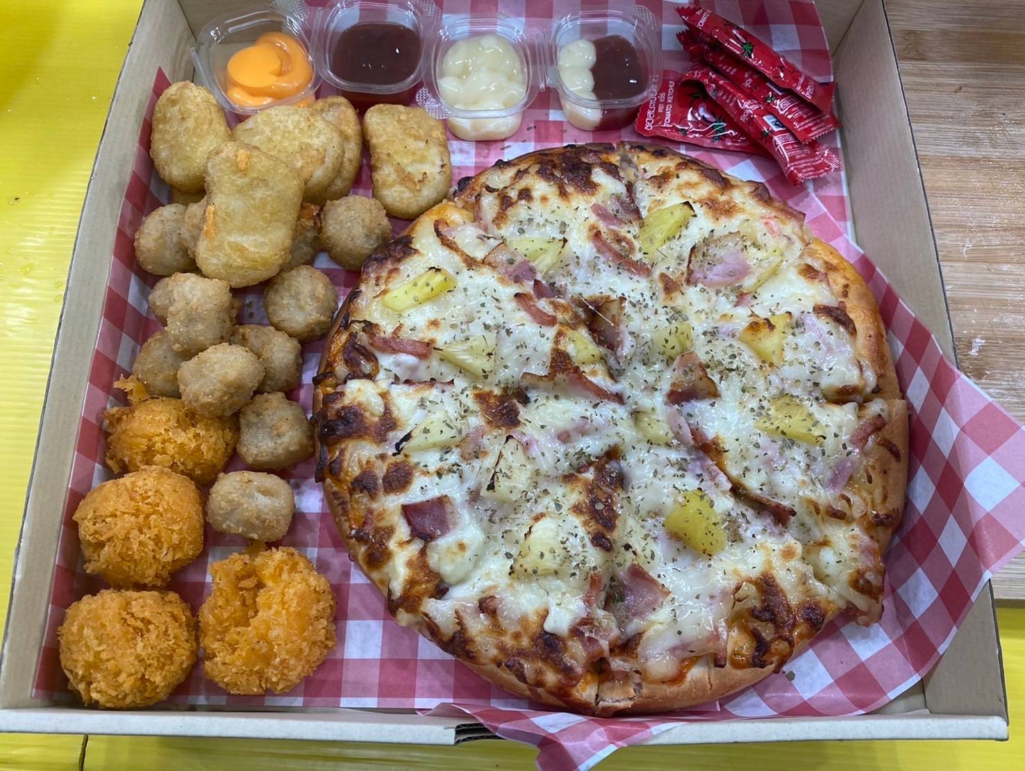 รีวิว Wow Pizza by Rabbit ตลาดนัดแฟมิลี่แลนด์ - พิชซ่าอร่อย ย่านอมตะ ...