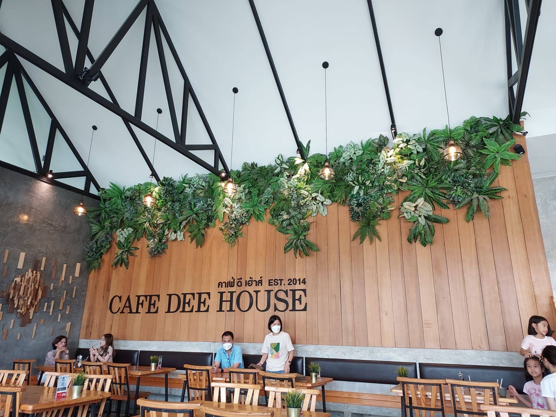 รูป CAFE DEE HOUSE - Bangsaen