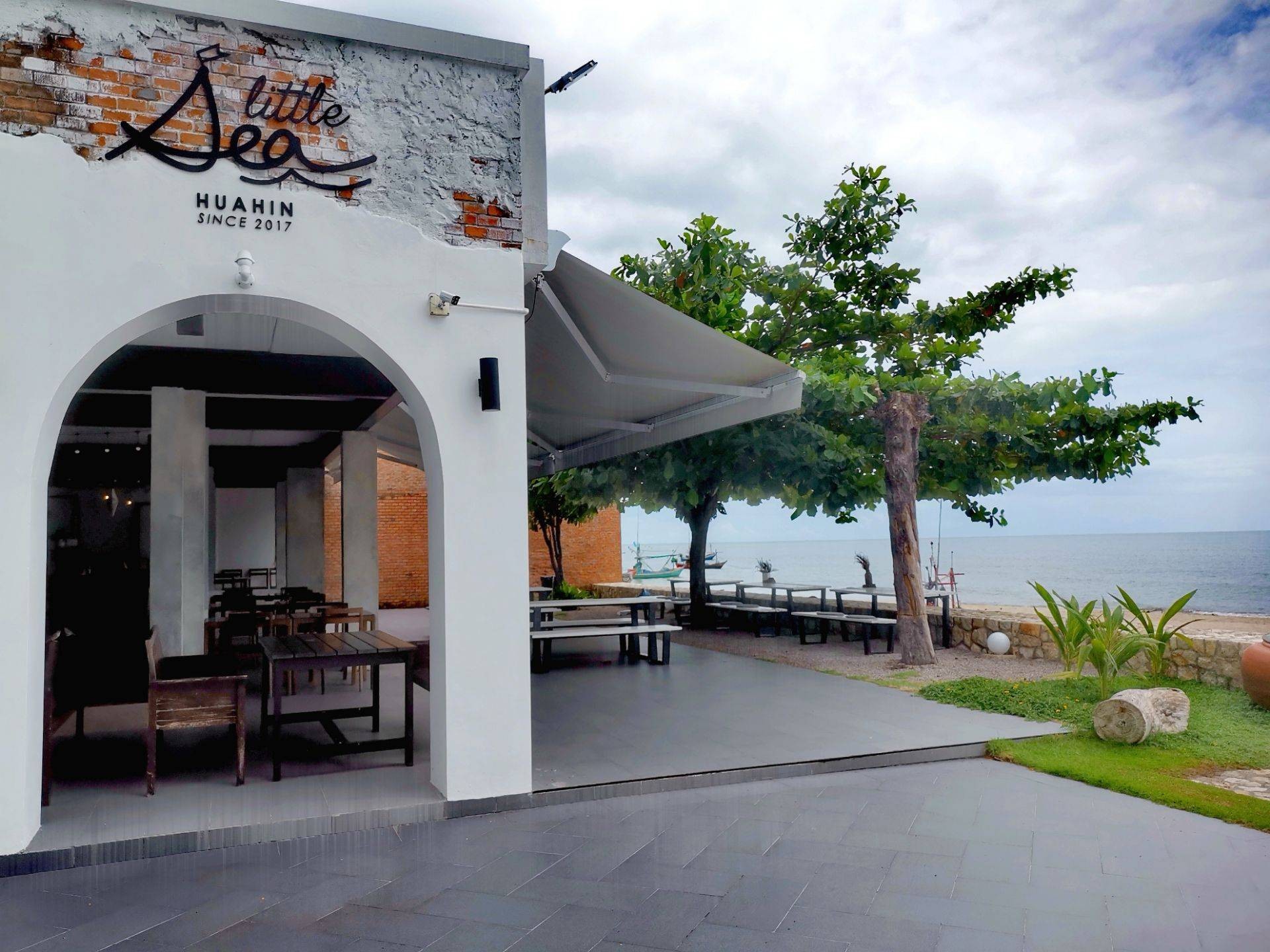 รูป little sea cafe ชะอำ