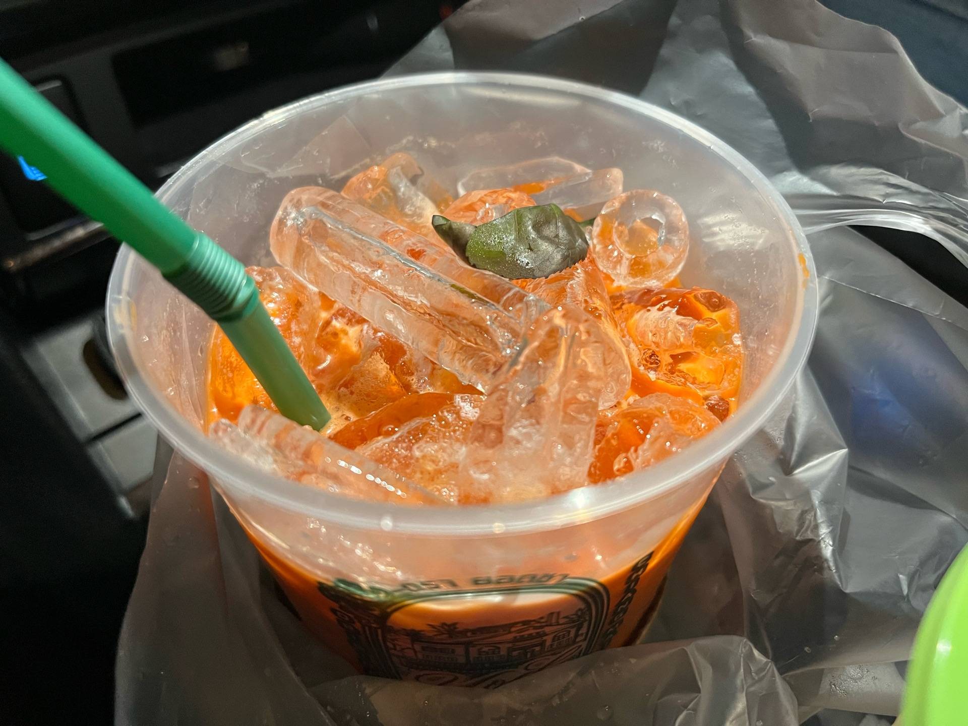 ชาไทยคั่วเข้ม ร้าน ยอดชา(yodcha) เมเจอร์รัชโยธิน