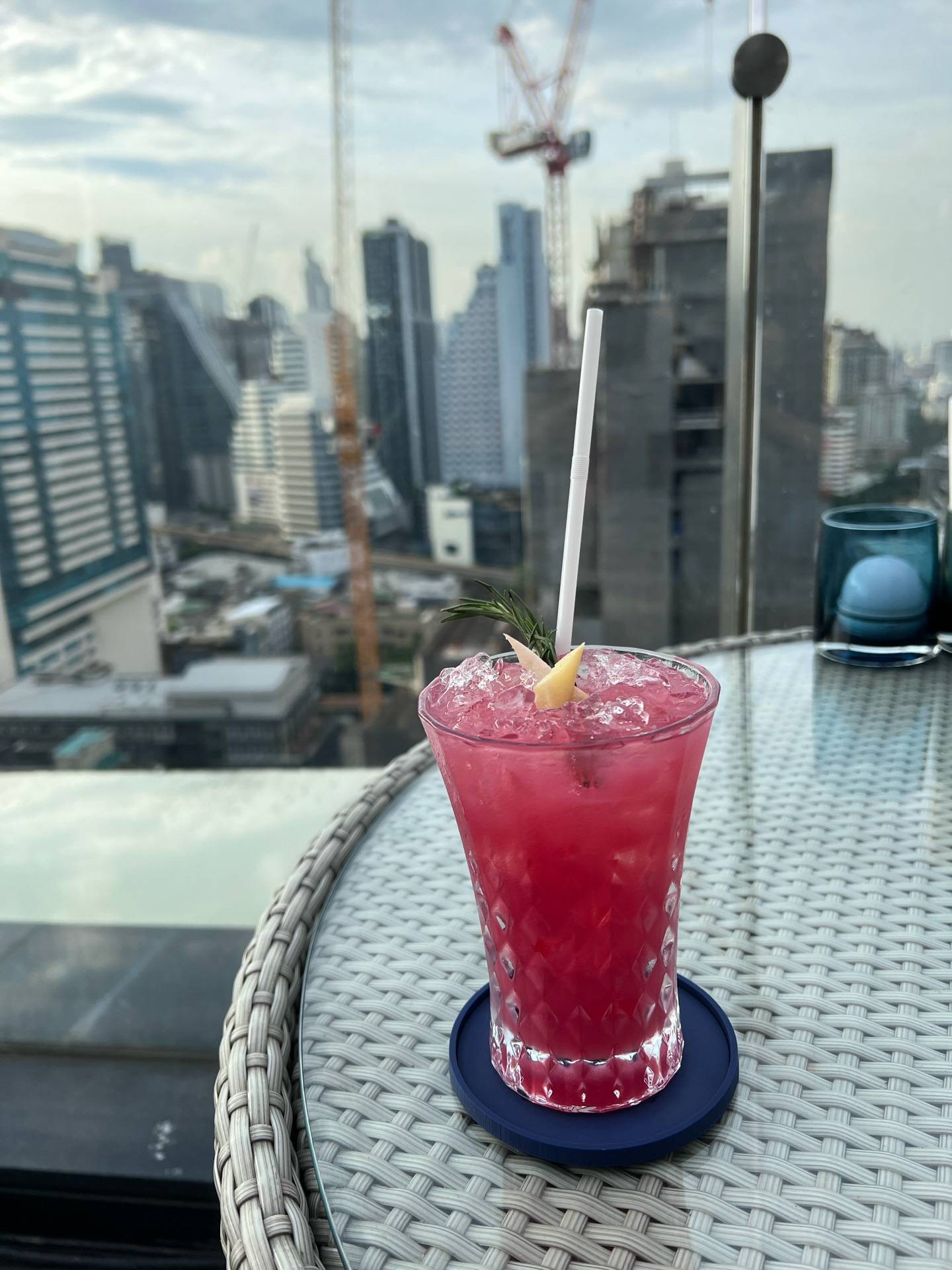 รูป SKY On 20 (Rooftop Bar) Novotel Bangkok Sukhumvit 20
