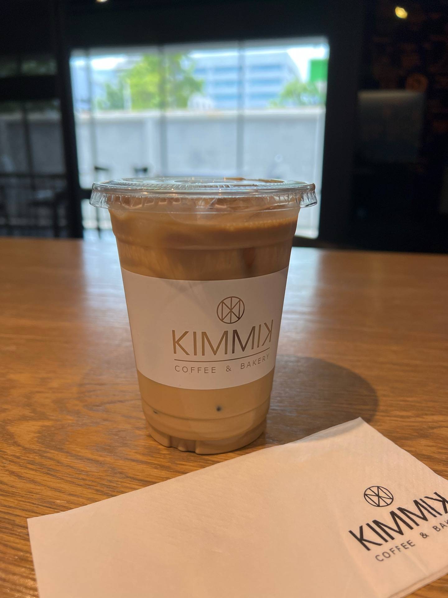 รีวิว KIMMIK Coffee & Bakery อาคารไทยรงค์ทาวเวอร์ - เครื่องดื่มดี ...