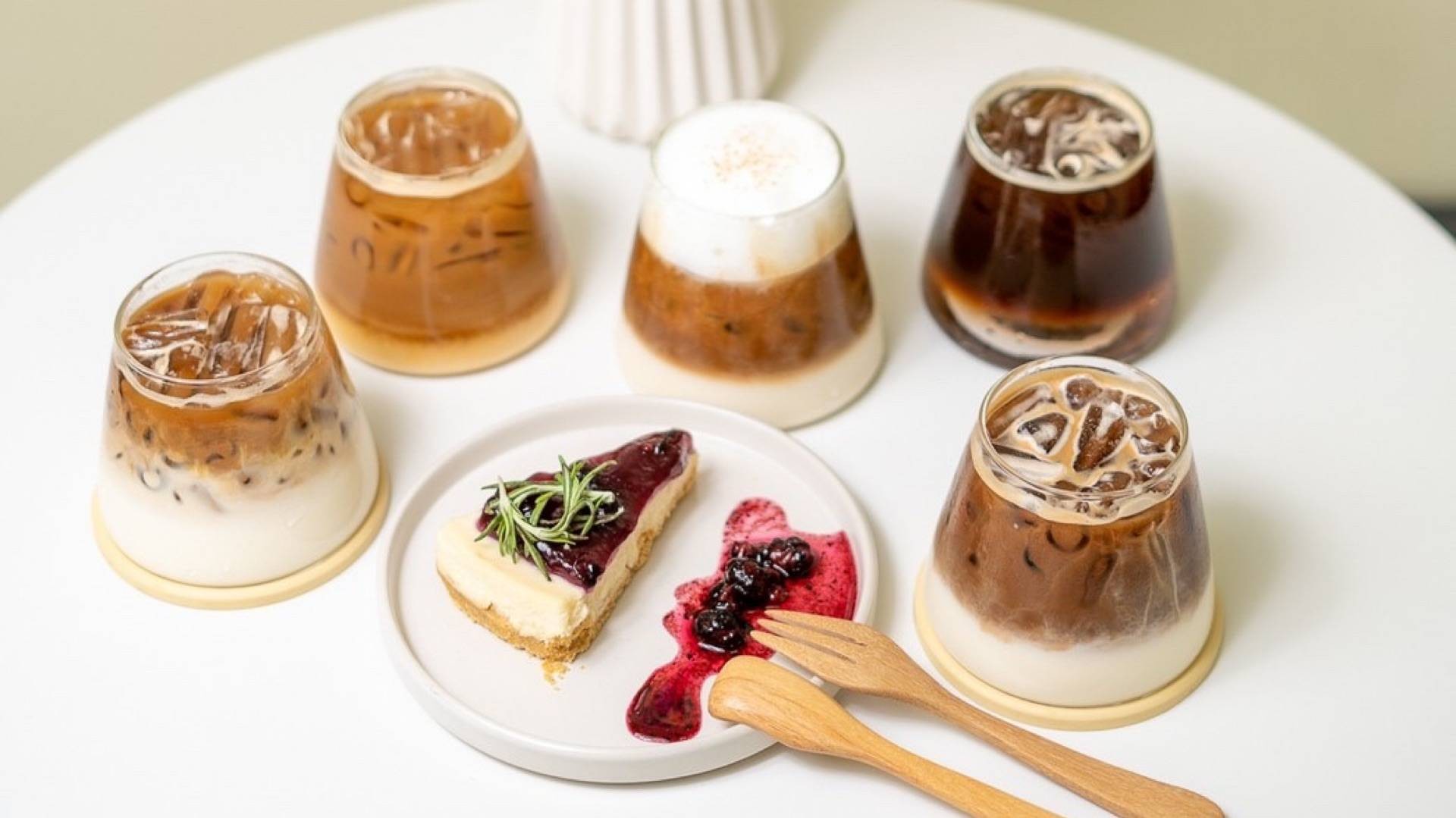 Monday cafe & ติดมัน - สั่งอาหารเดลิเวอรี | Wongnai x LINE MAN