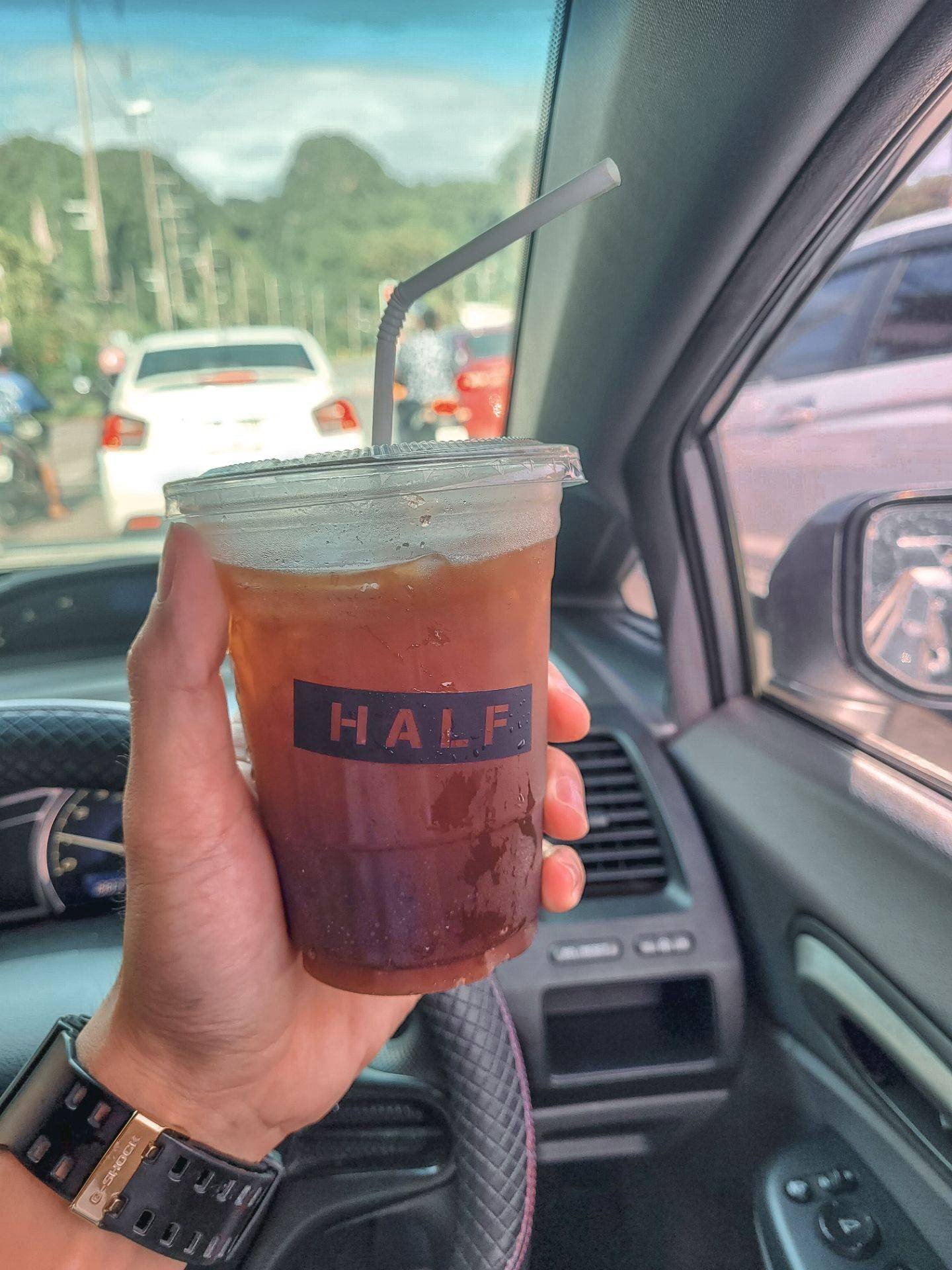 รีวิว Half Cafe ไสไทย - อเมริกาโน่คั่วกลางดีมากๆ